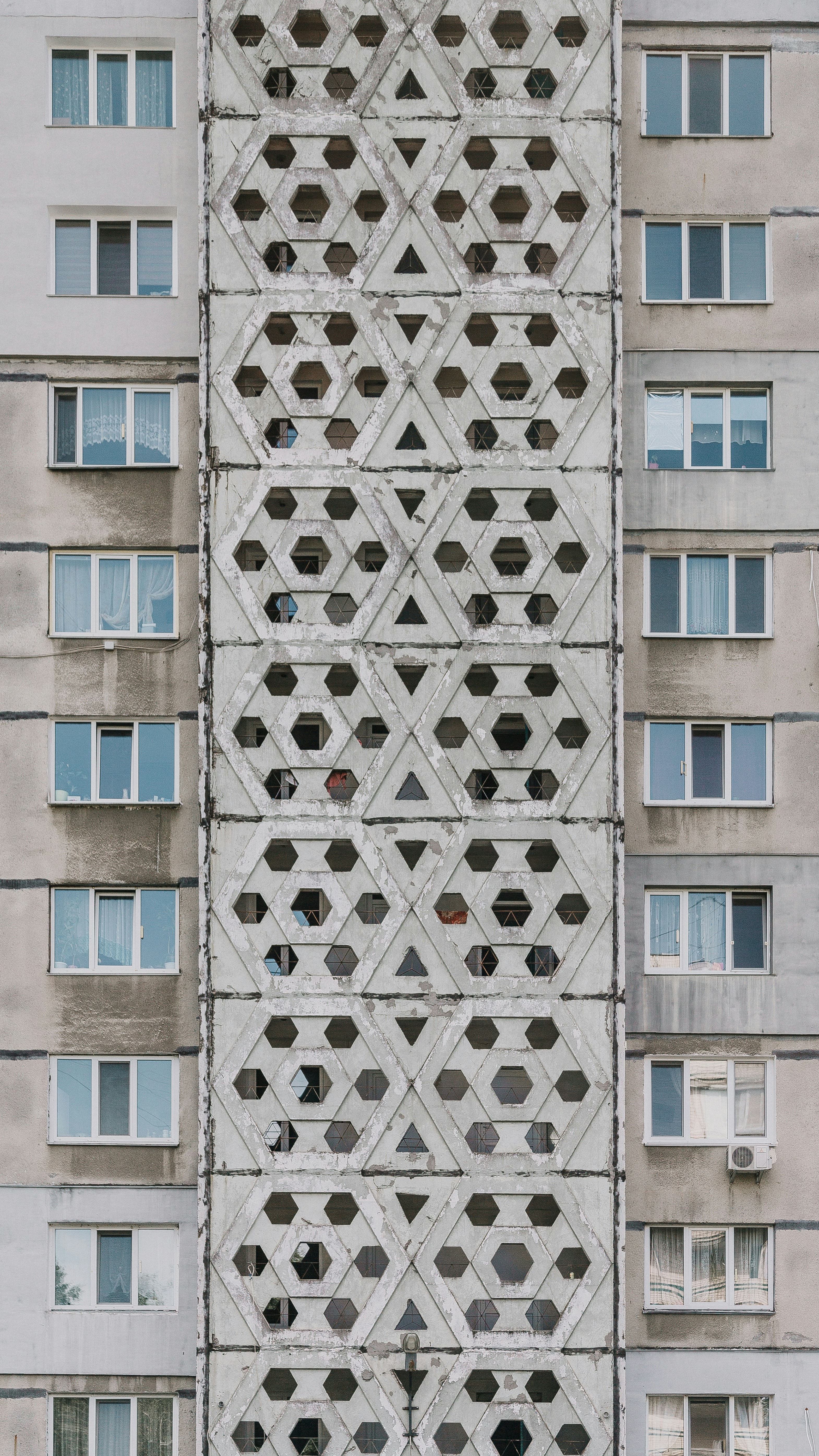 Beige concrete high-rise building photo – Free Grey Image on Unsplash