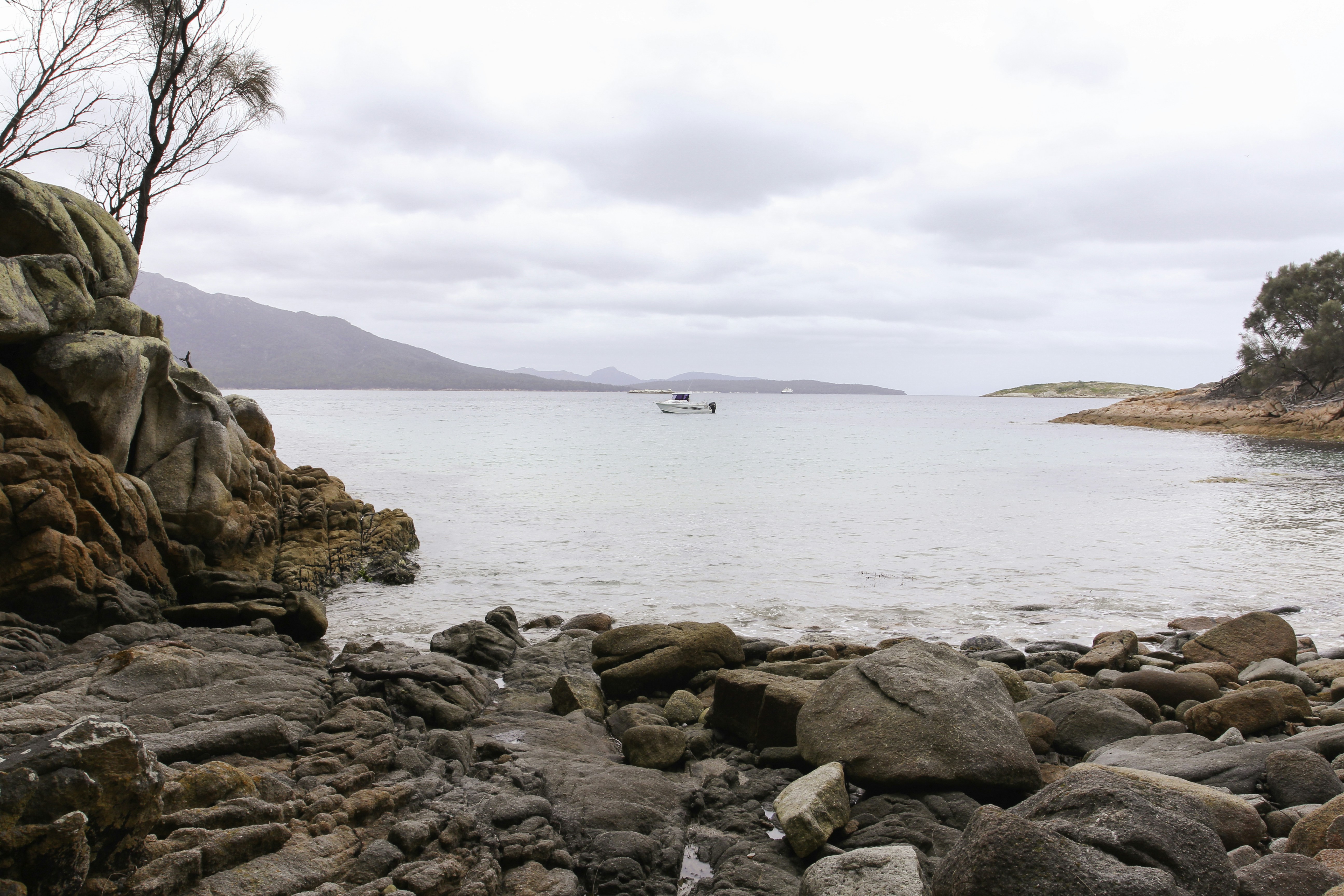 Cove of Stones: Quiet shorelinemeeting the open water