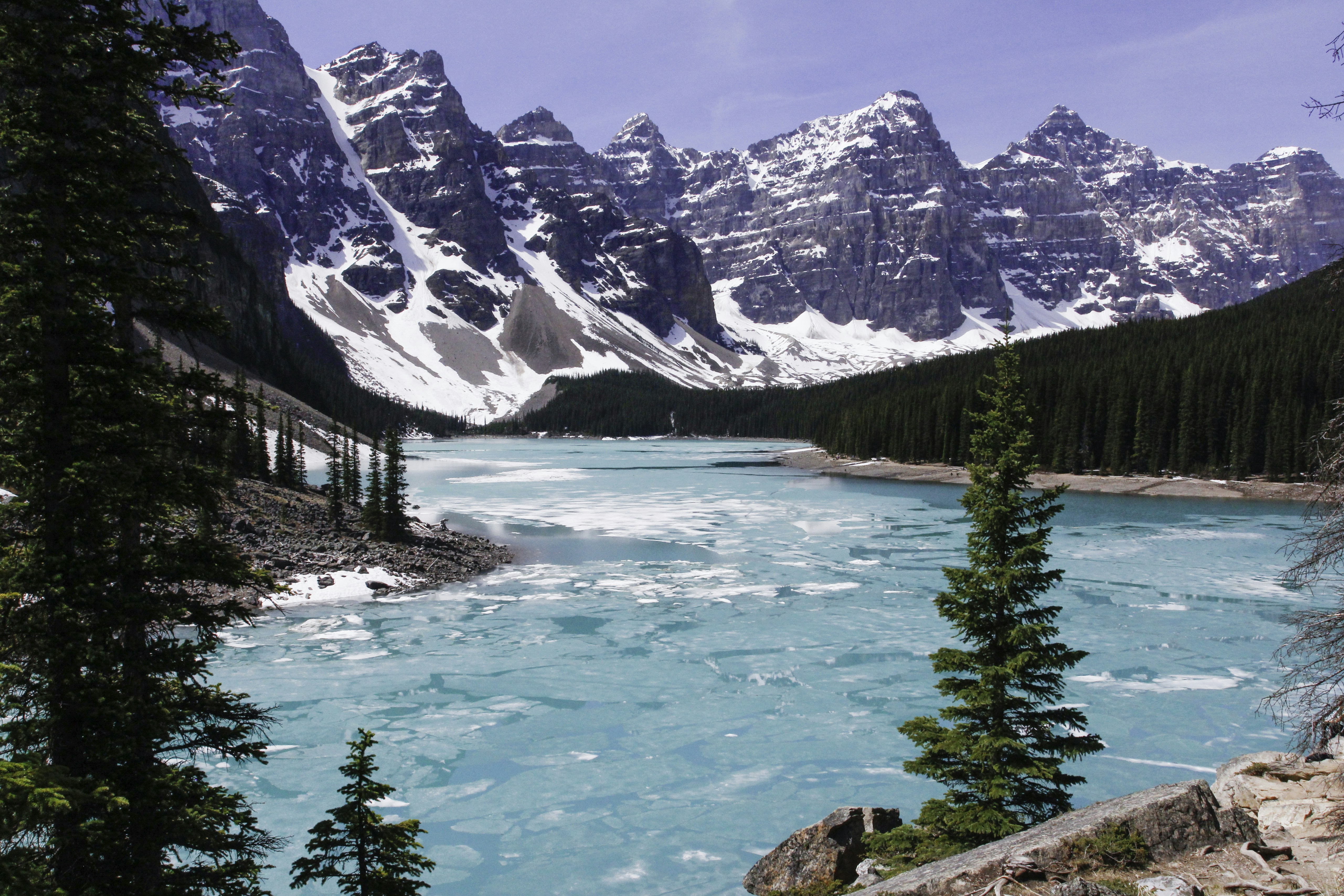 Emerald Waters Unveil the Alpine Majesty