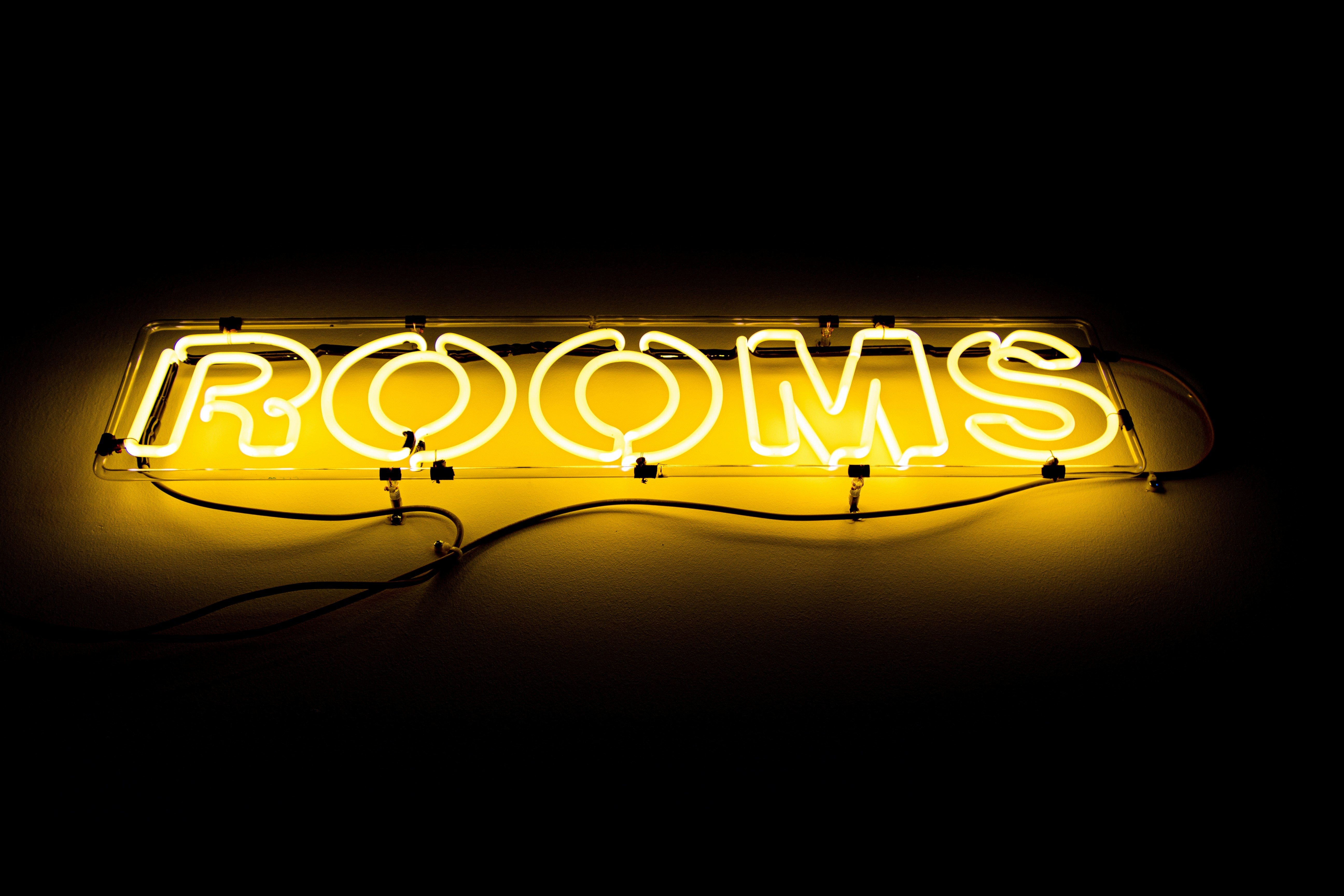 Turned-on yellow Rooms neon signage photo – Free Light Image on Unsplash