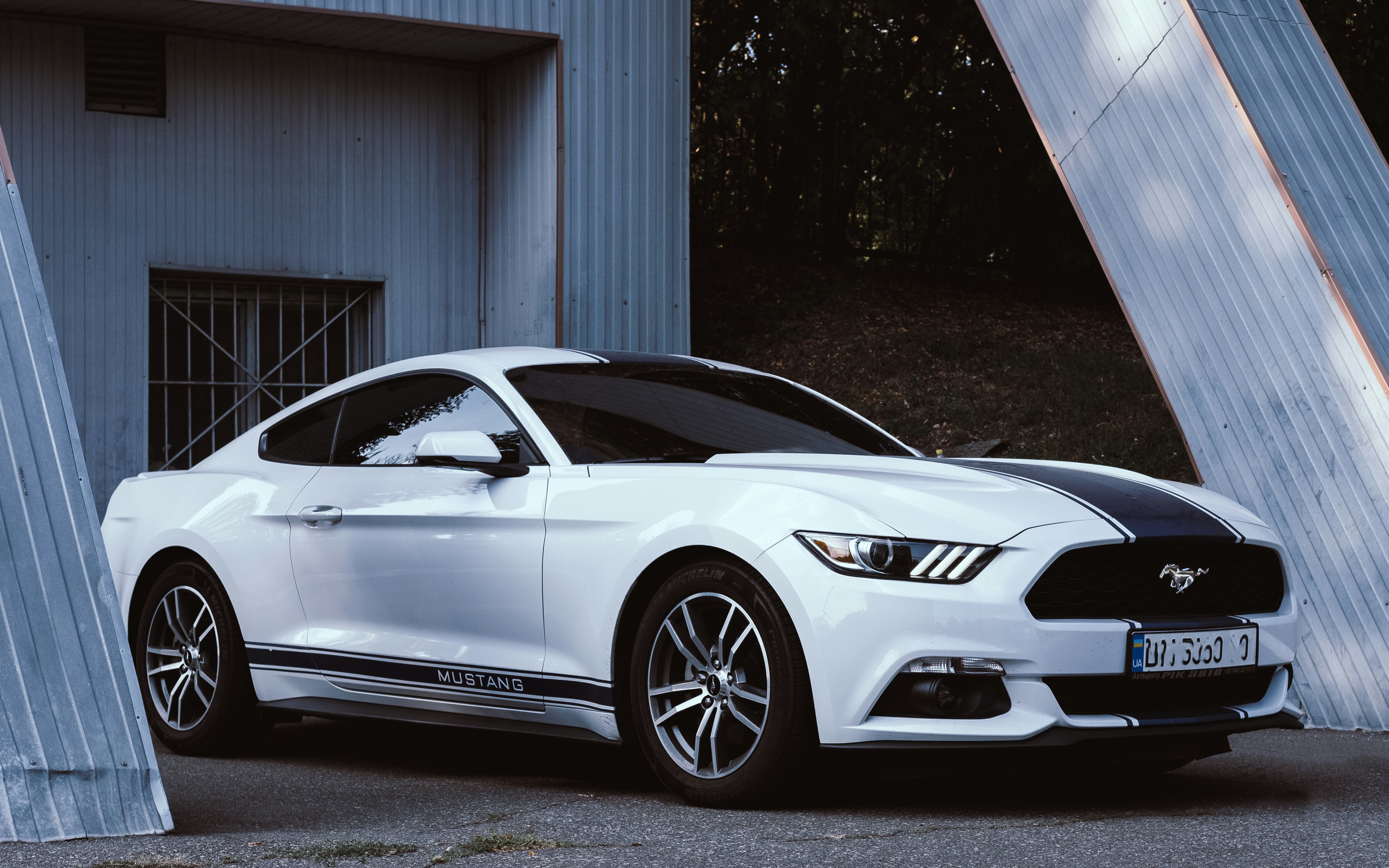 White Ford Mustang coupe photo – Free Transportation Image on Unsplash