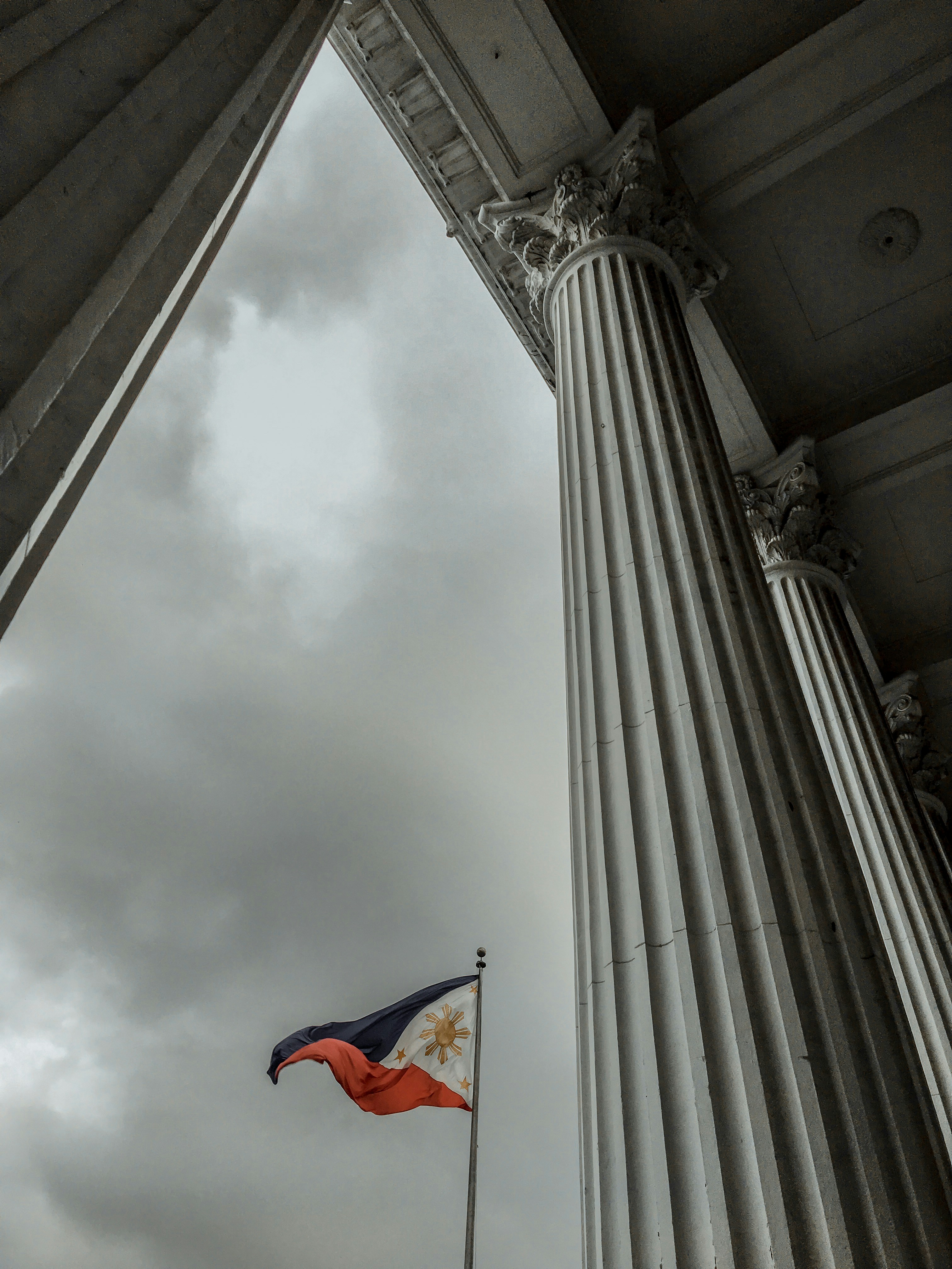 White concrete pillar photo – Free Building Image on Unsplash