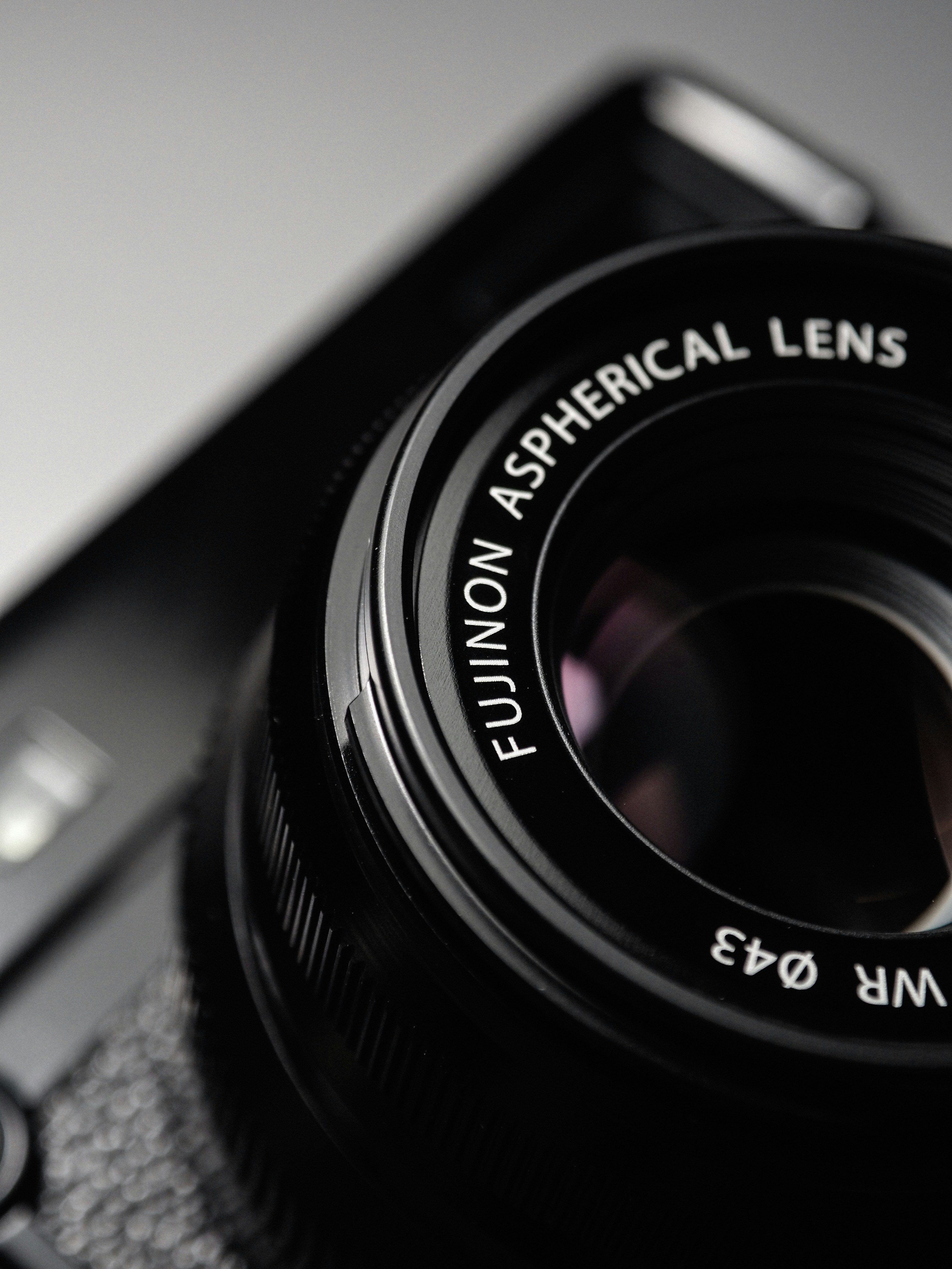 A close up of a camera with a lens photo – Free Black Image on Unsplash