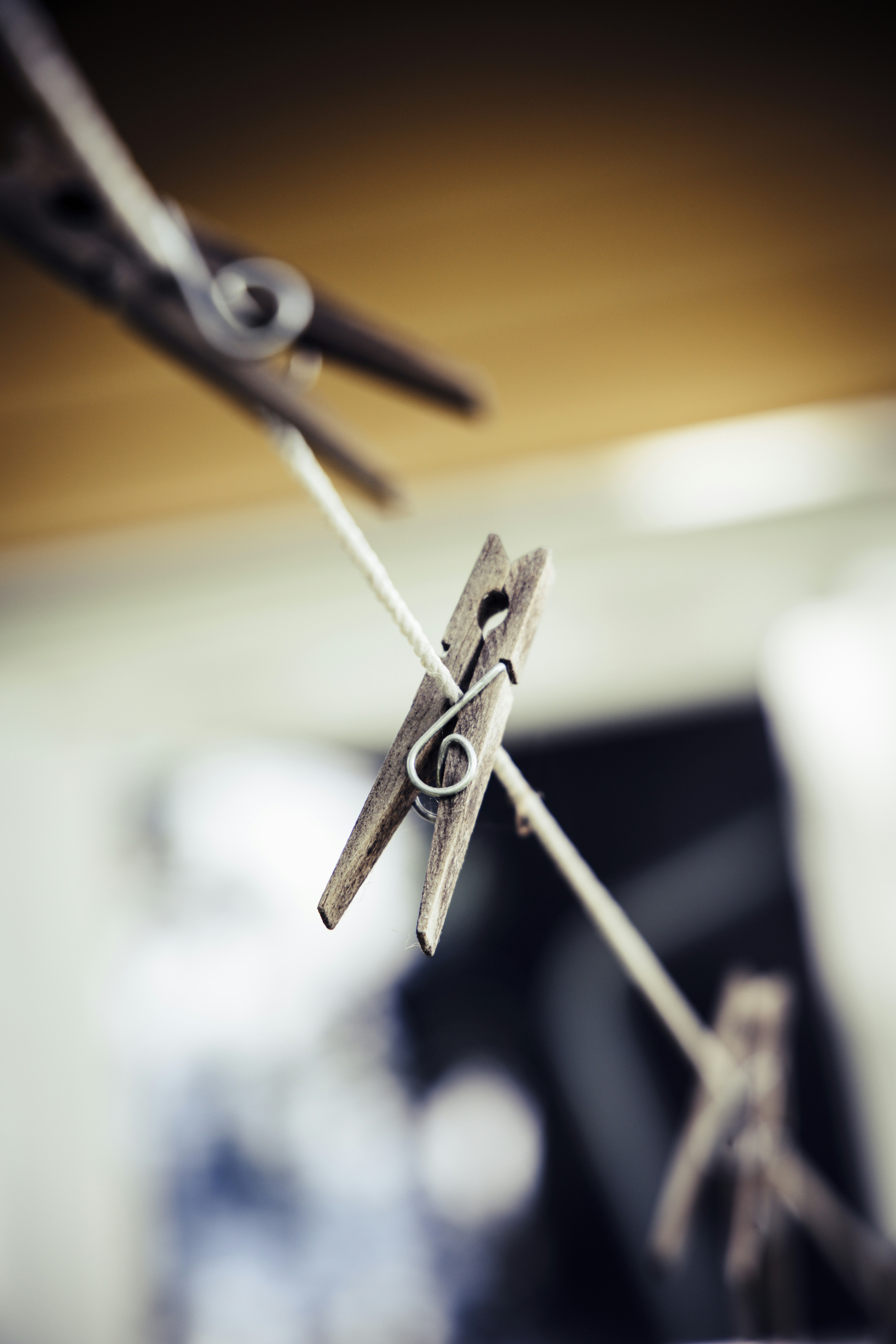 Clothes clip on string photo – Free Brown Image on Unsplash
