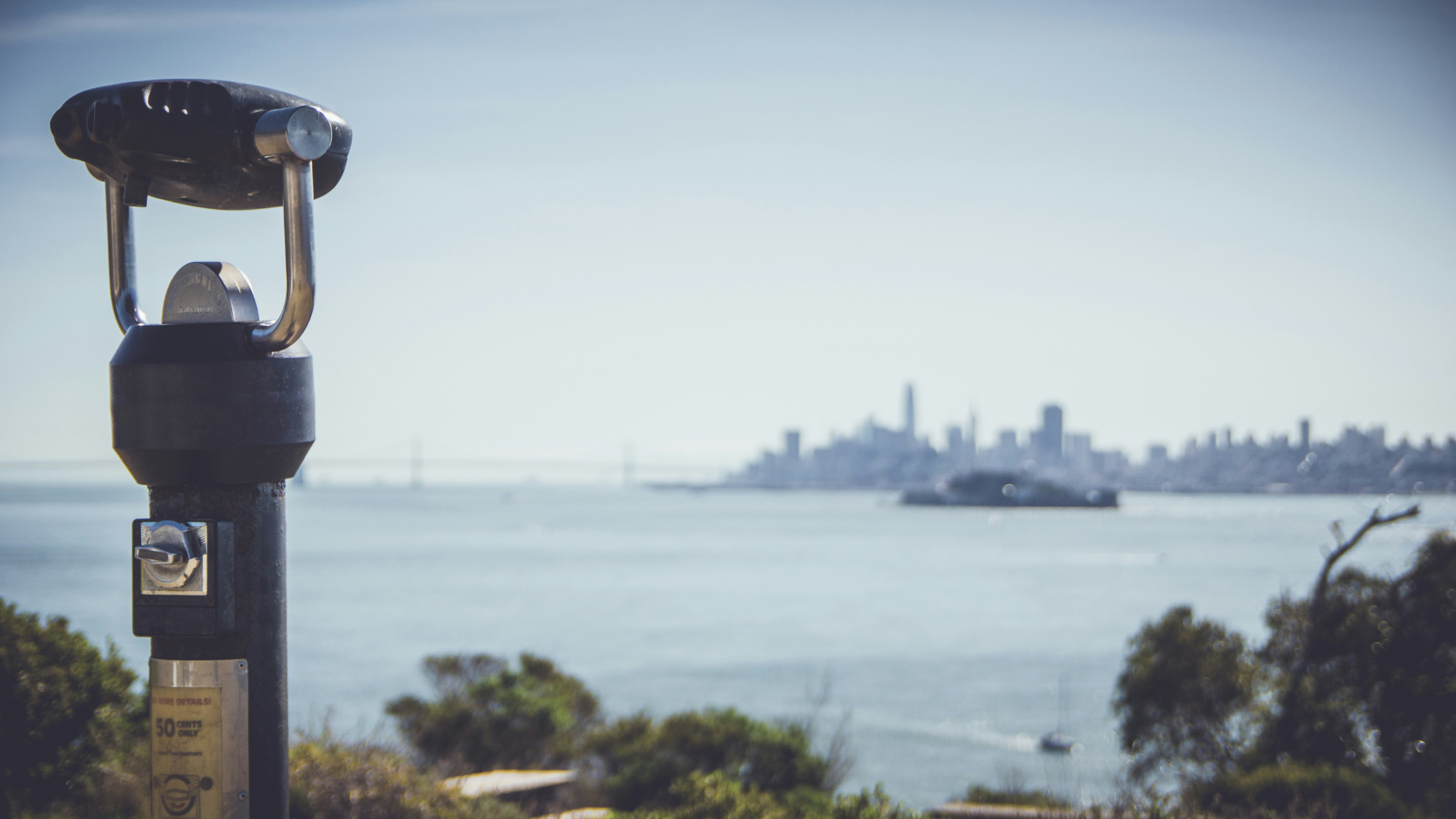 Holiday Hangover Headlines: Armed Robbery Caught on Camera In Oakland