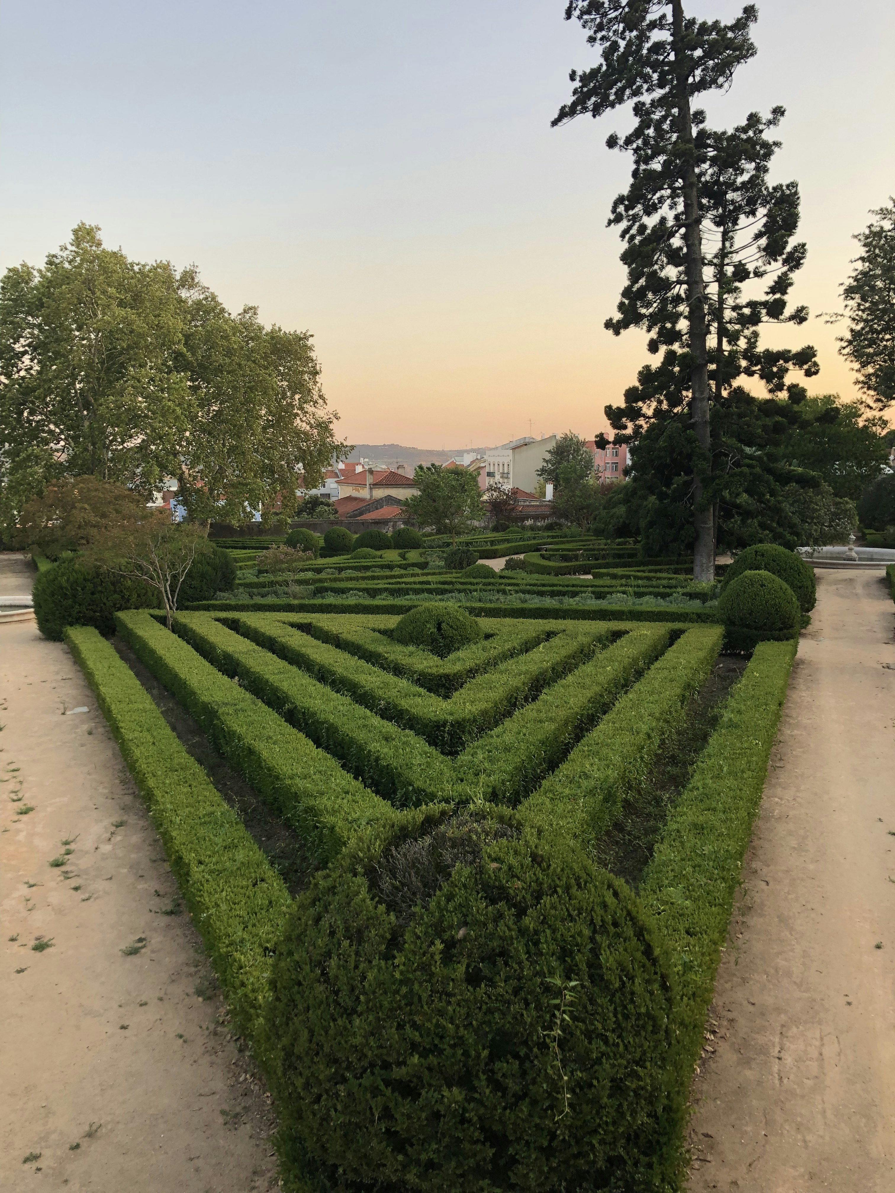 Green garden during daytime photo – Free Garden Image on Unsplash
