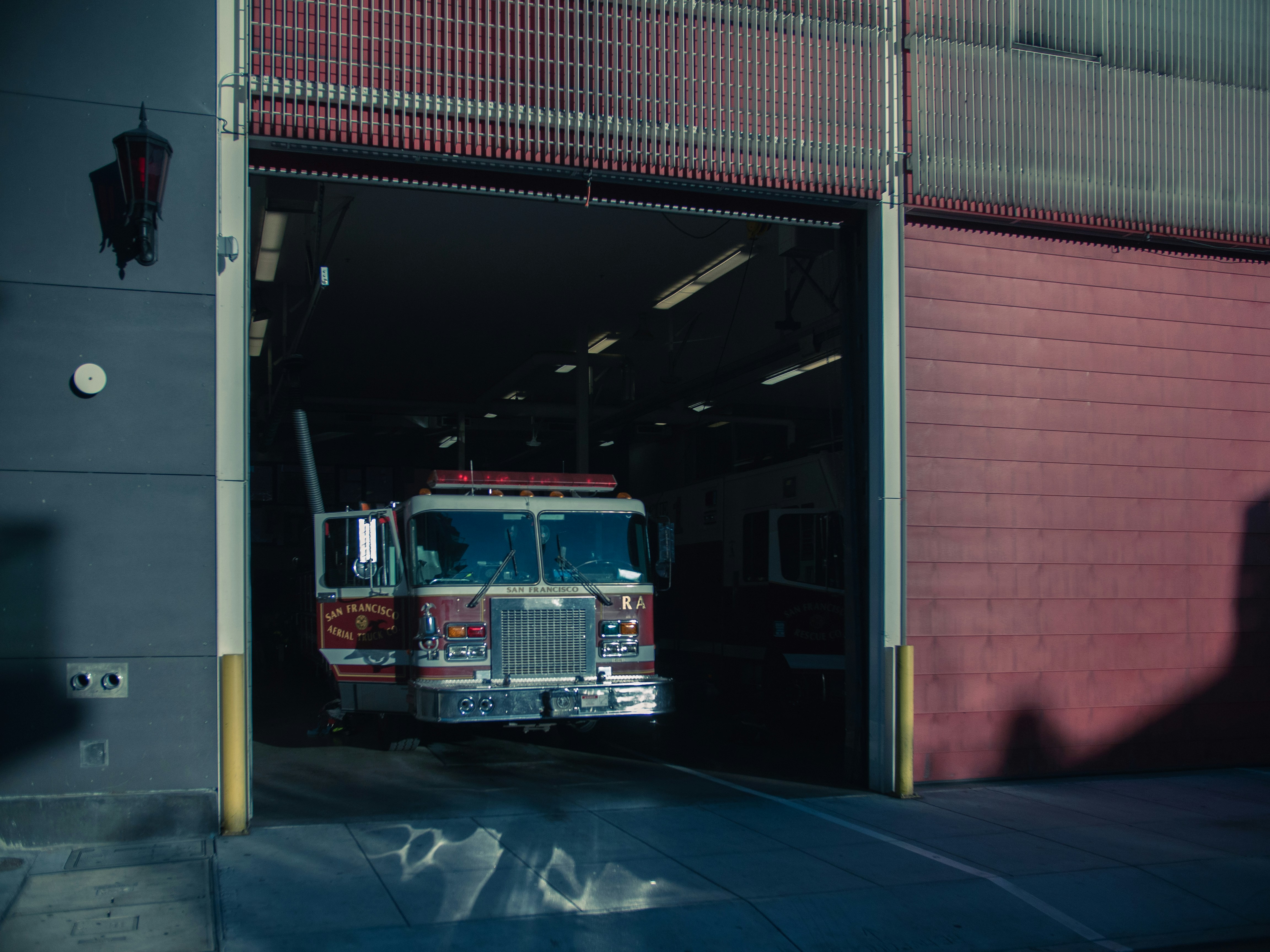 Red and gray fire truck photo – Free San francisco Image on Unsplash