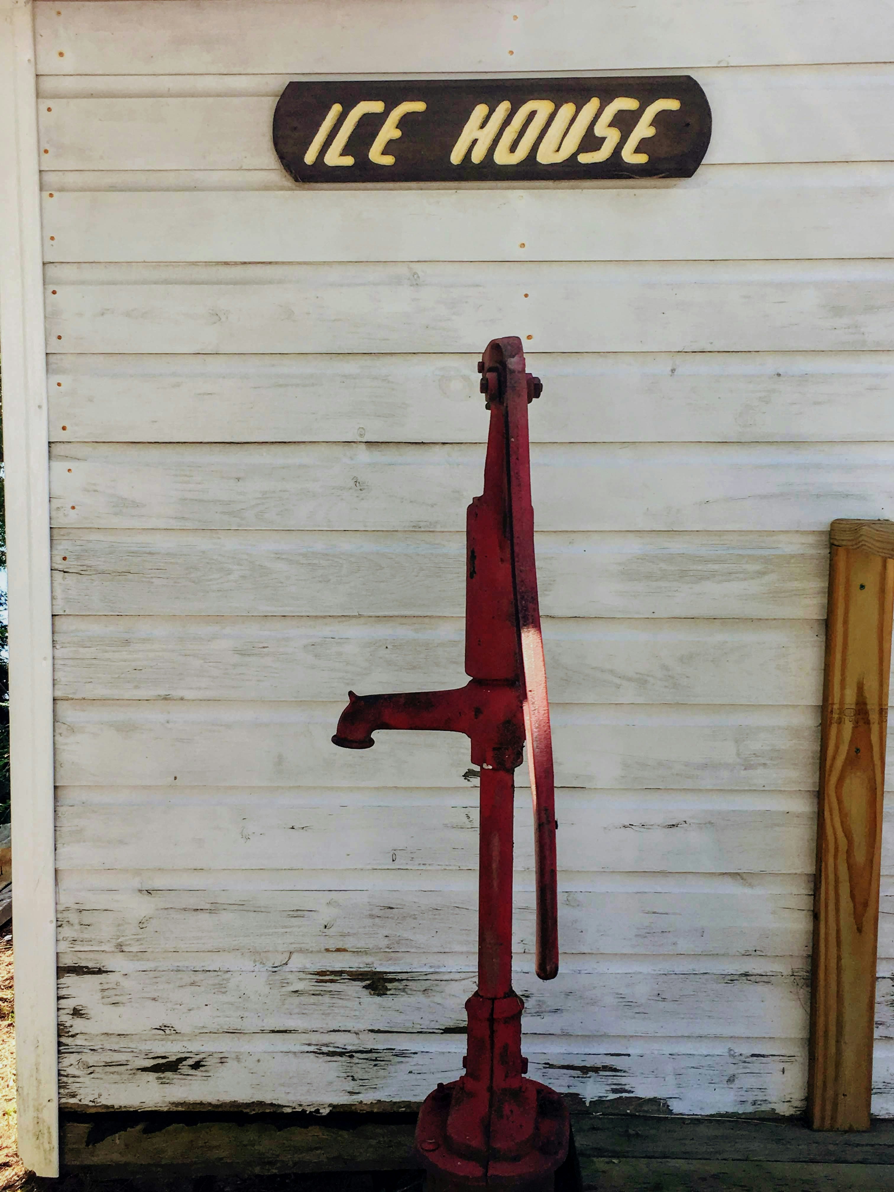 Old Ice House Hand Pump Stalwart