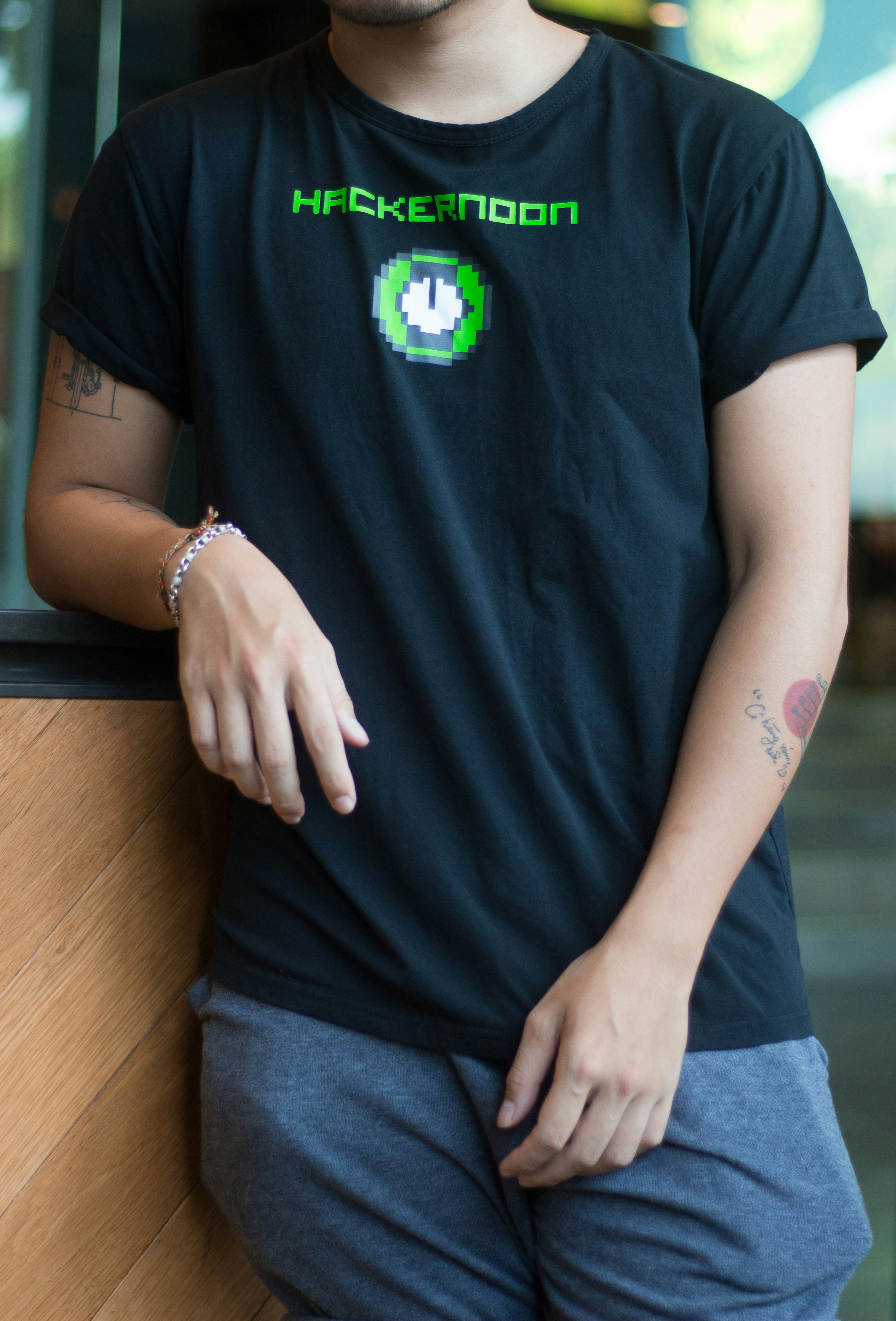 Man leaning on wall photo – Free Hackernoon Image on Unsplash