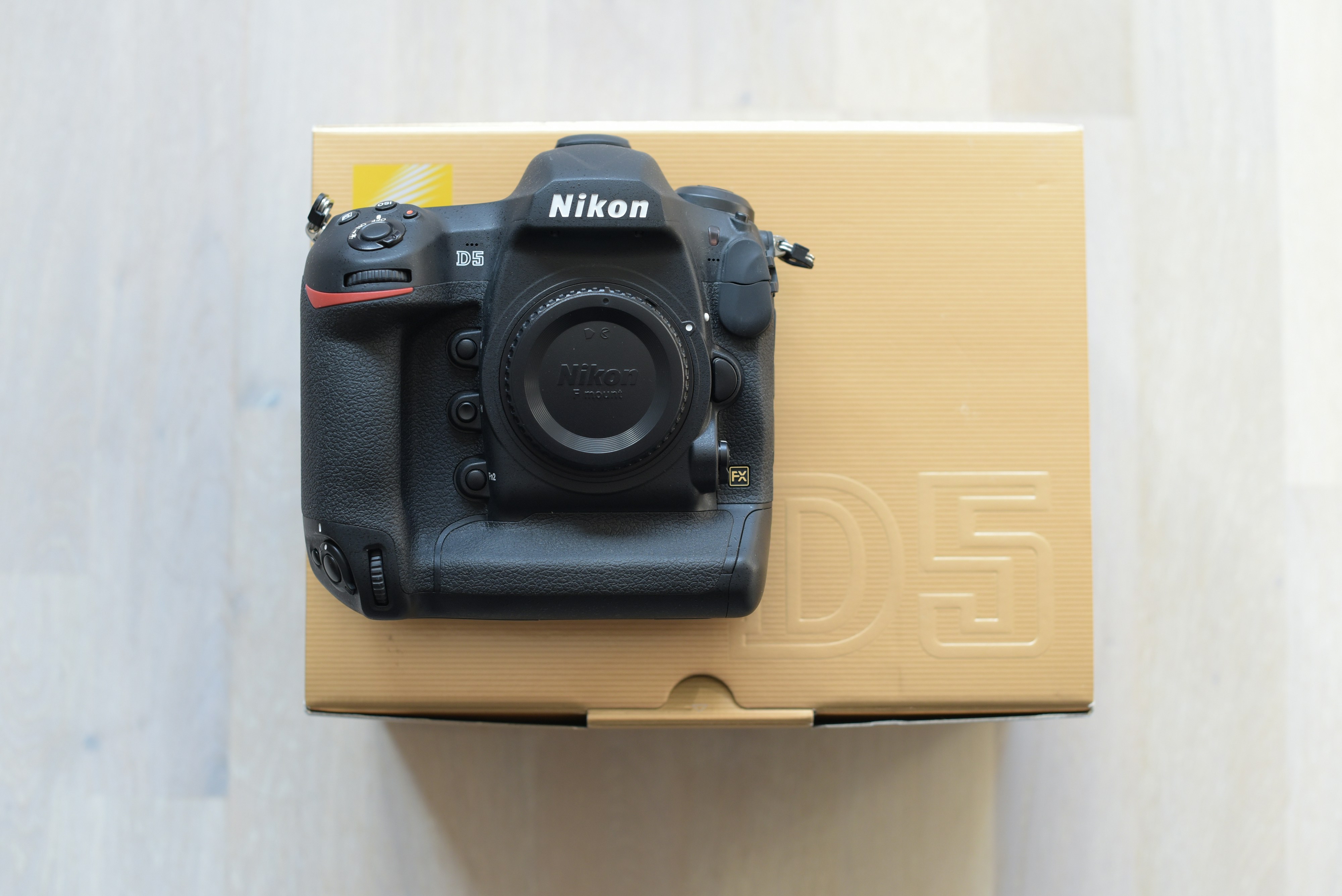 Black Nikon DSLR camera with box photo – Free Nikon d6 Image on Unsplash