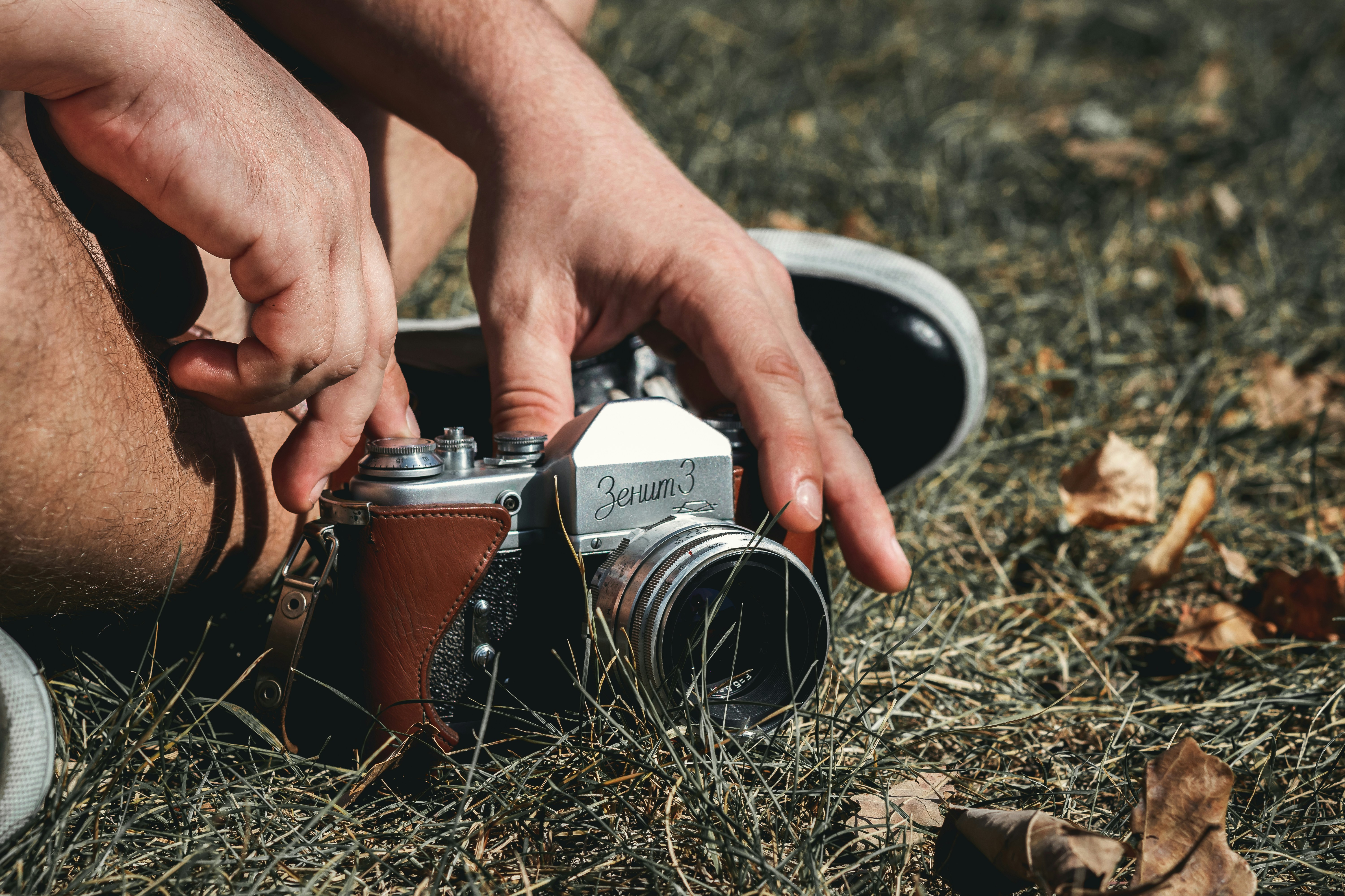 DSLR camera photo – Free Human Image on Unsplash