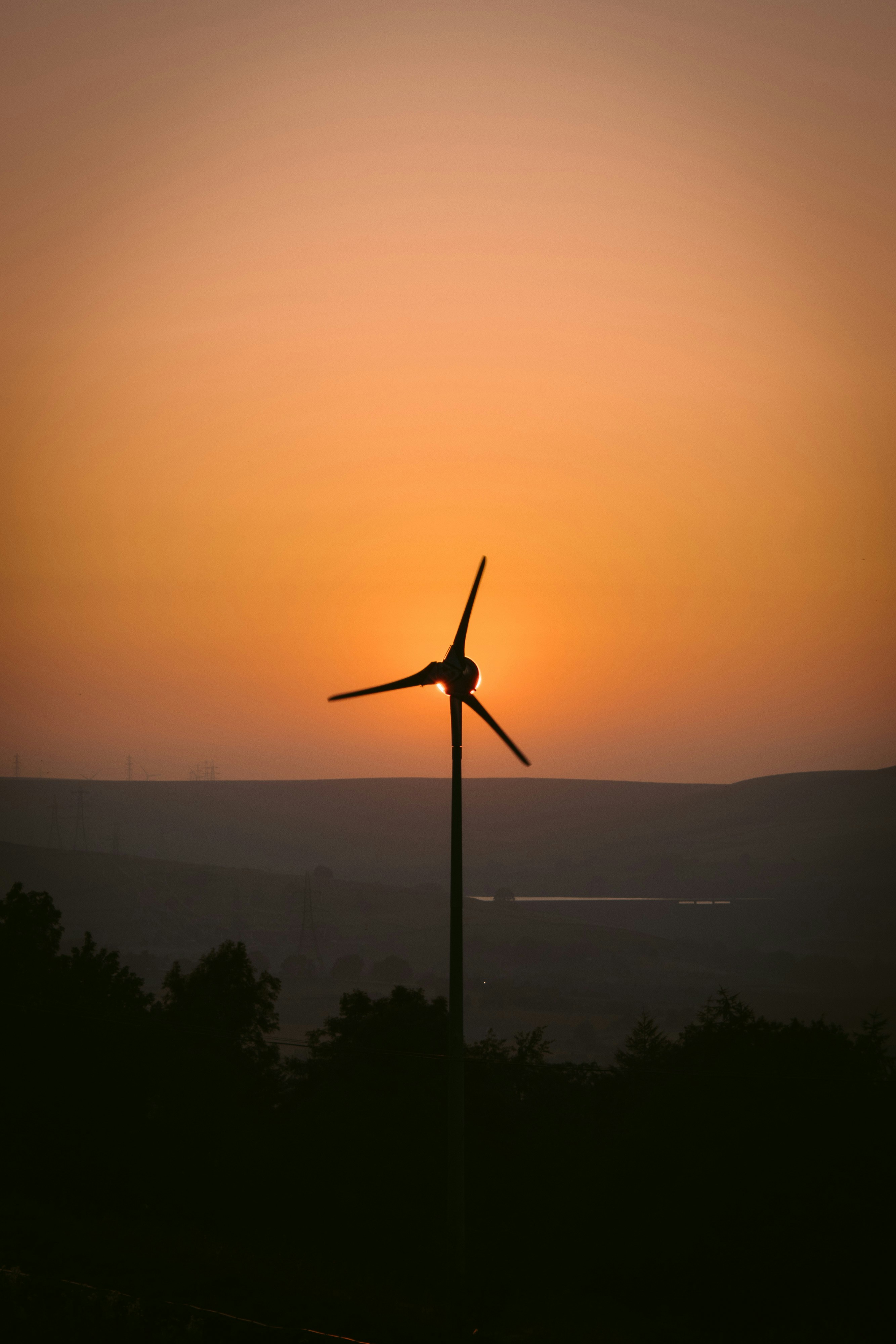 I walked around Scammonden Reservoir the other night during golden hour and came back with one of my favourite shots! 📸
