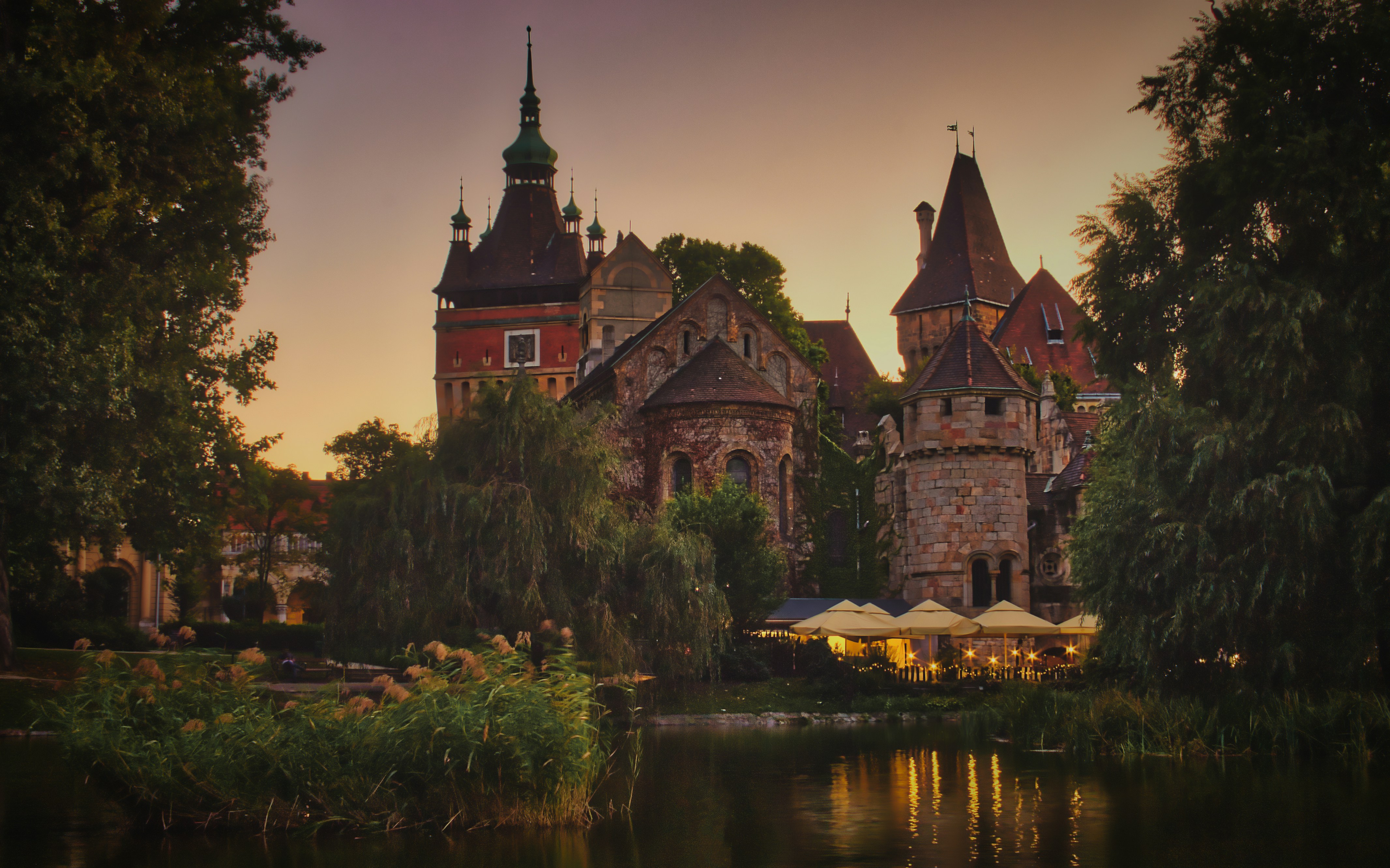 Brown castle building photo – Free Architecture Image on Unsplash