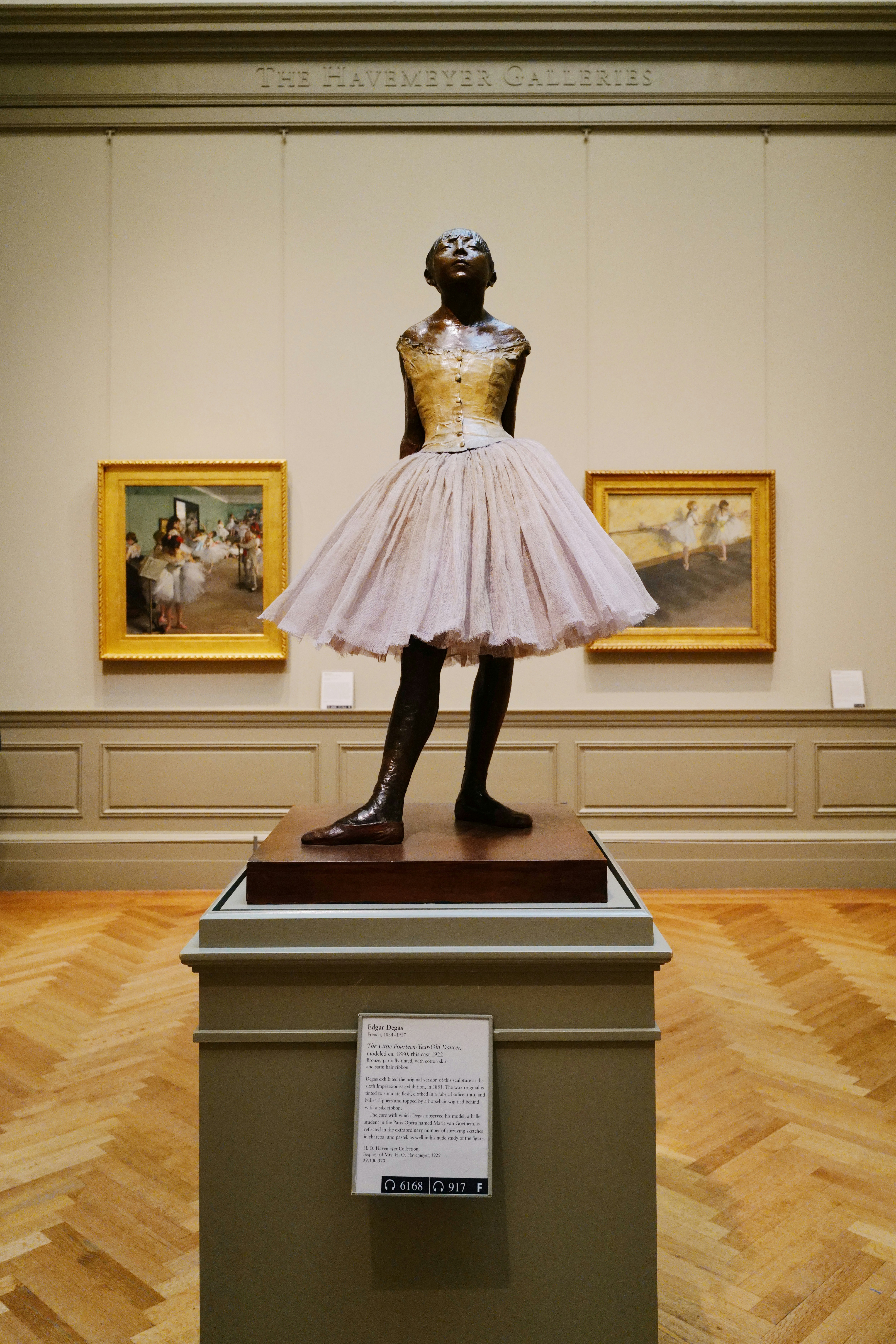 me | 3 best free me, museum, human and building photos on Unsplash