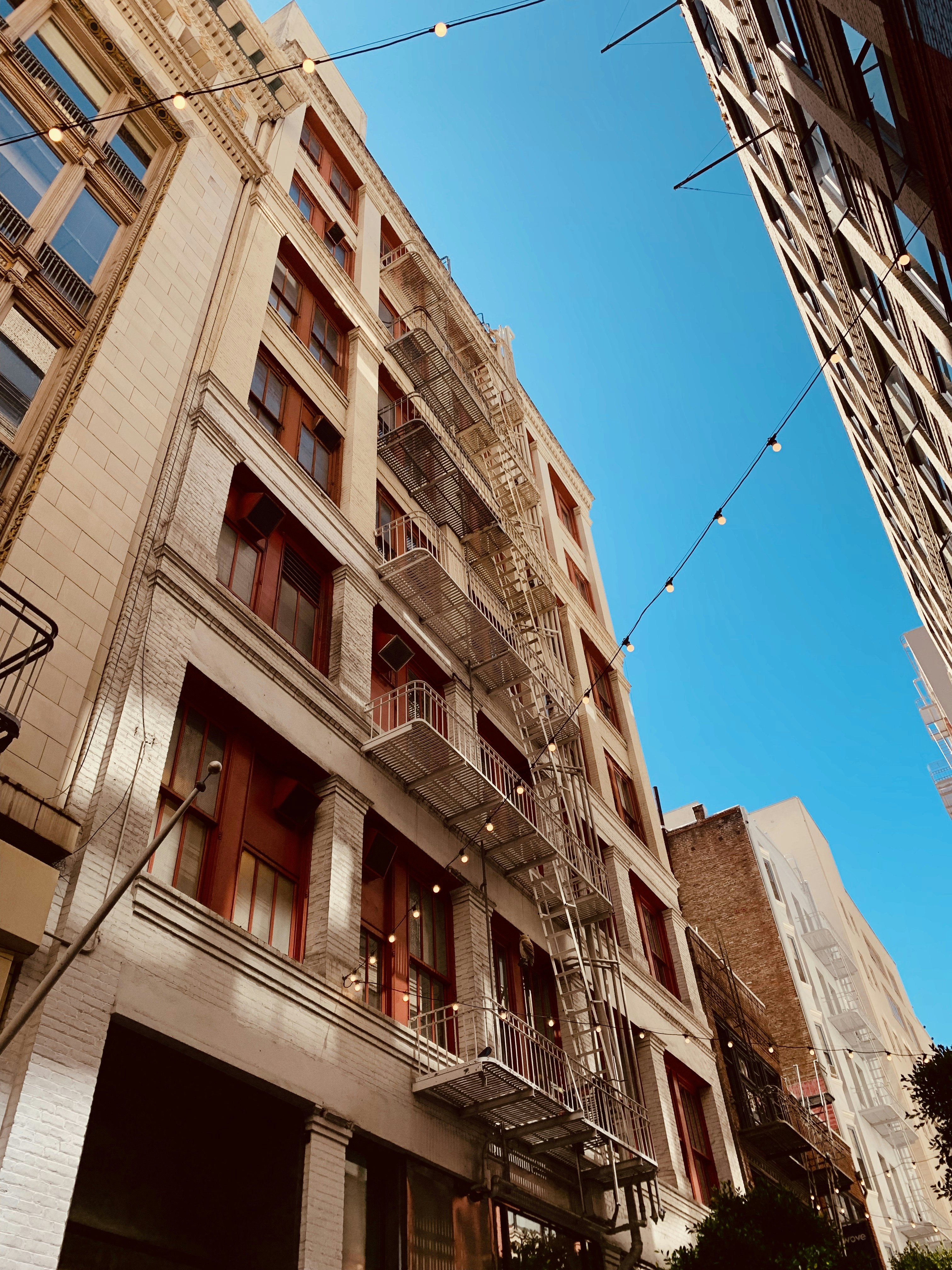 Brown high-rise building photo – Free Wallpaper Image on Unsplash