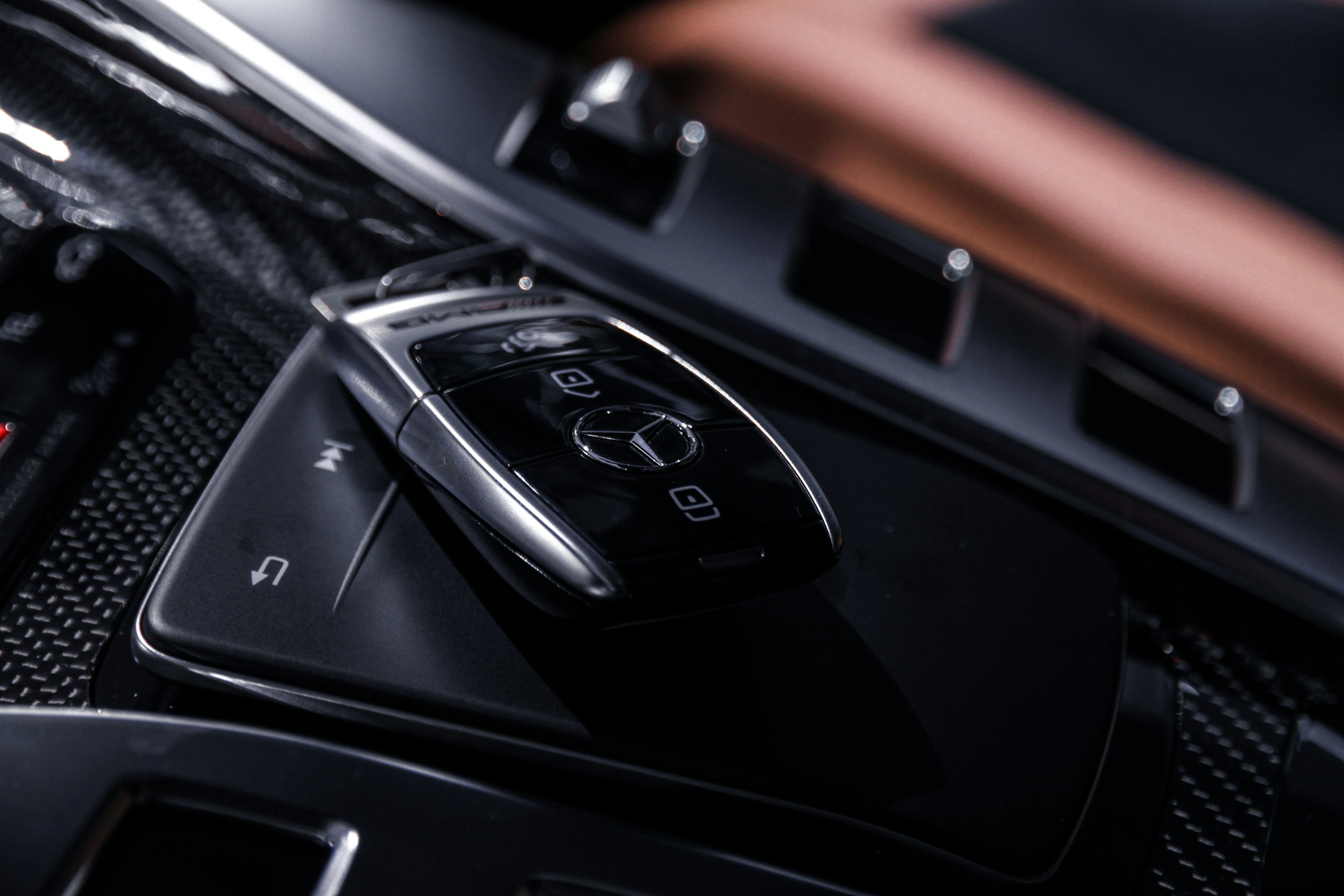 Black and silver key fob photo – Free Grey Image on Unsplash