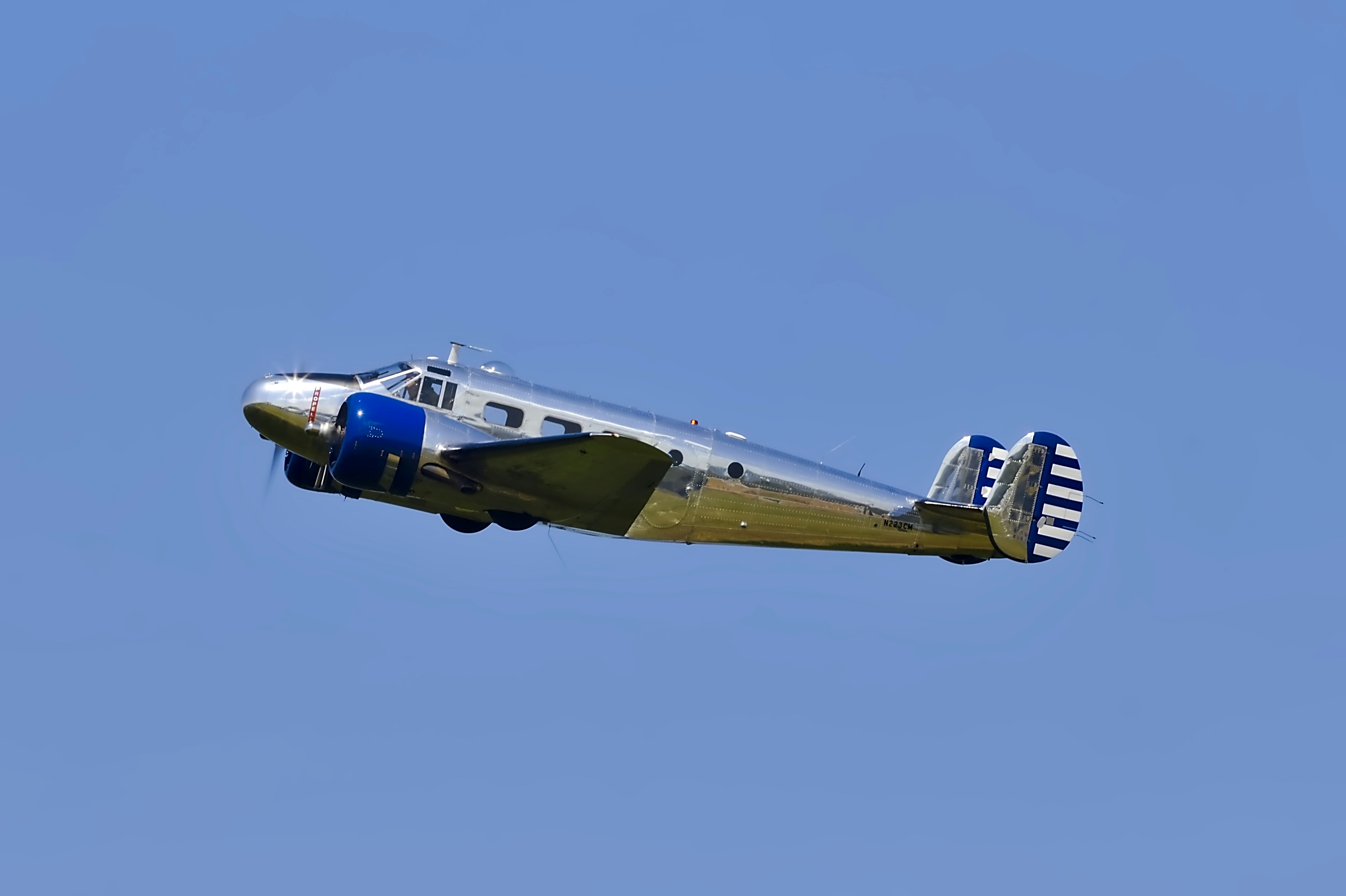 Flying blue and gray plane photo – Free Aérodrome jean-baptiste salis ...