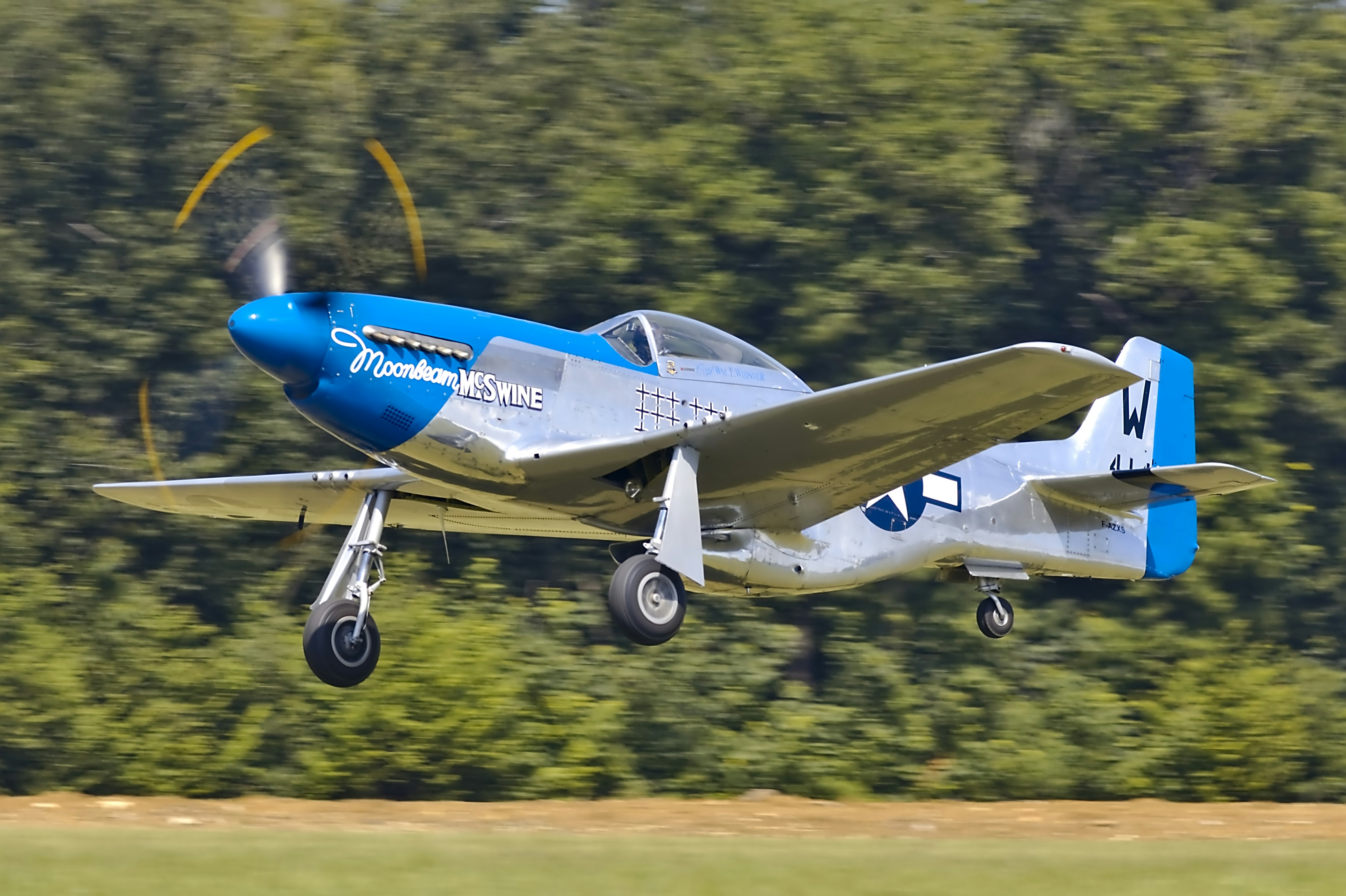Blue and grey plane photo – Free Aérodrome jean-baptiste salis Image on ...
