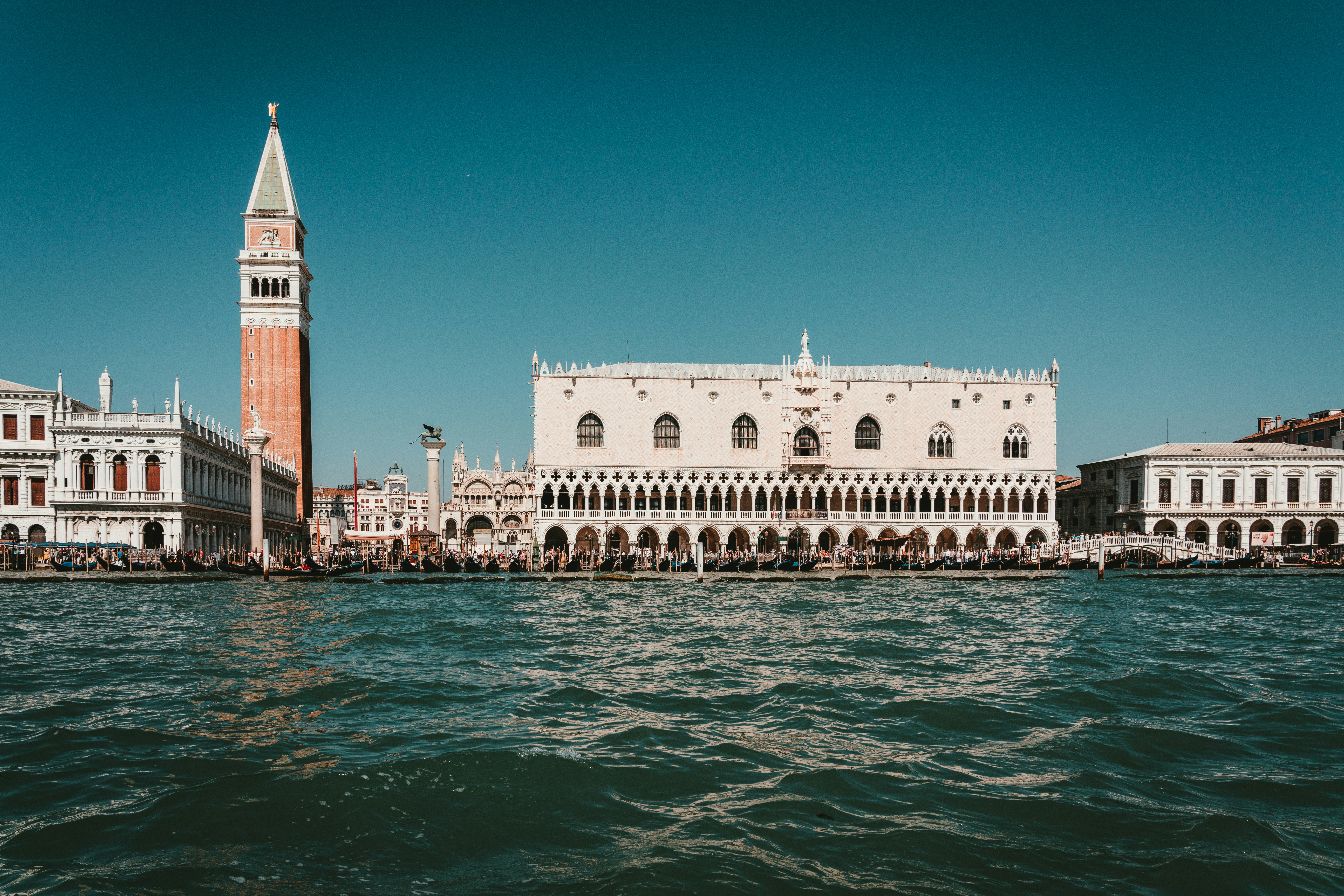 White and red buildings photo – Free Venezia Image on Unsplash