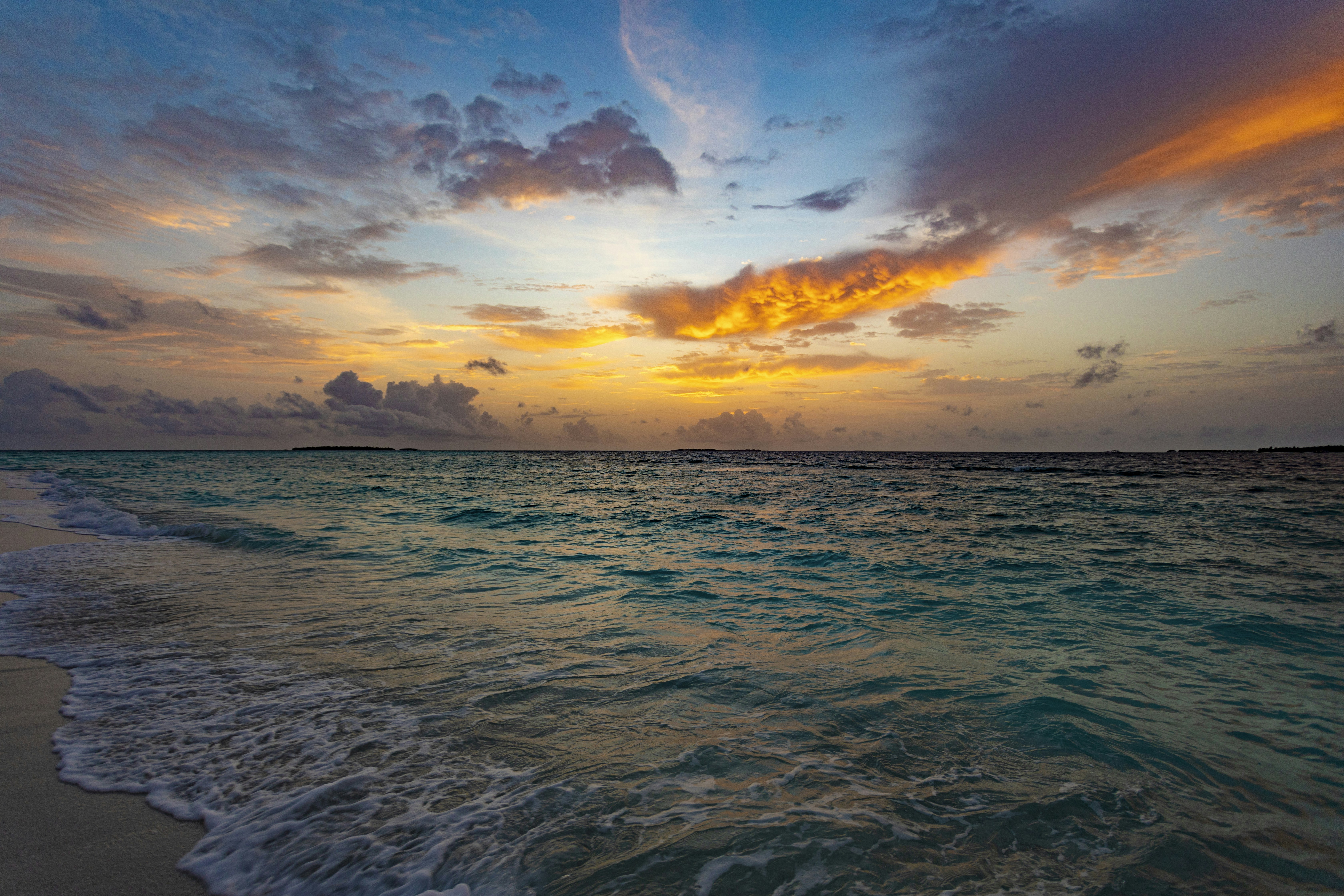 Twilight's Embrace Over Tranquil WatersKirill Petropavlov