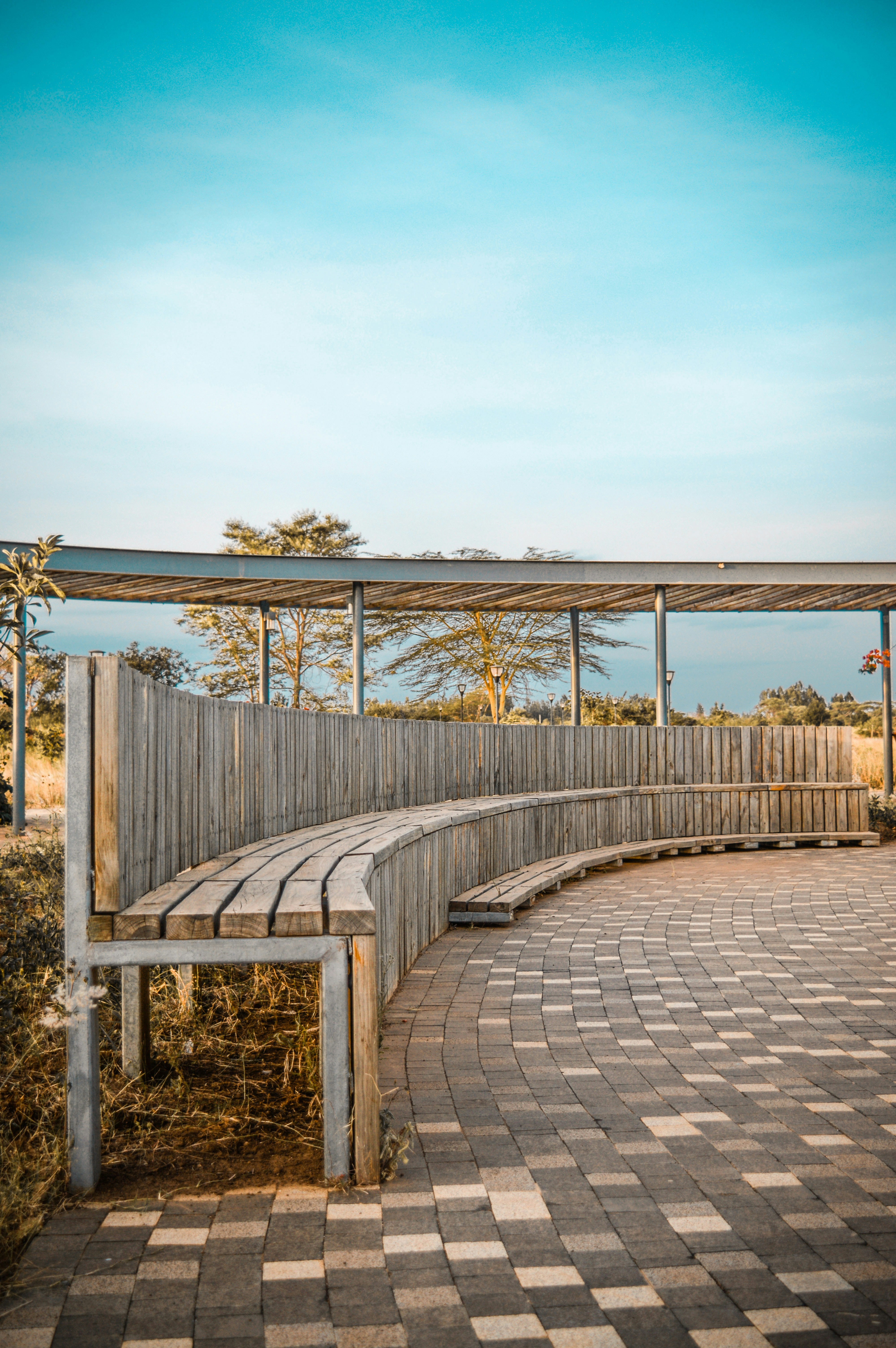 Brown wooden bench photo – Free Kenya Image on Unsplash