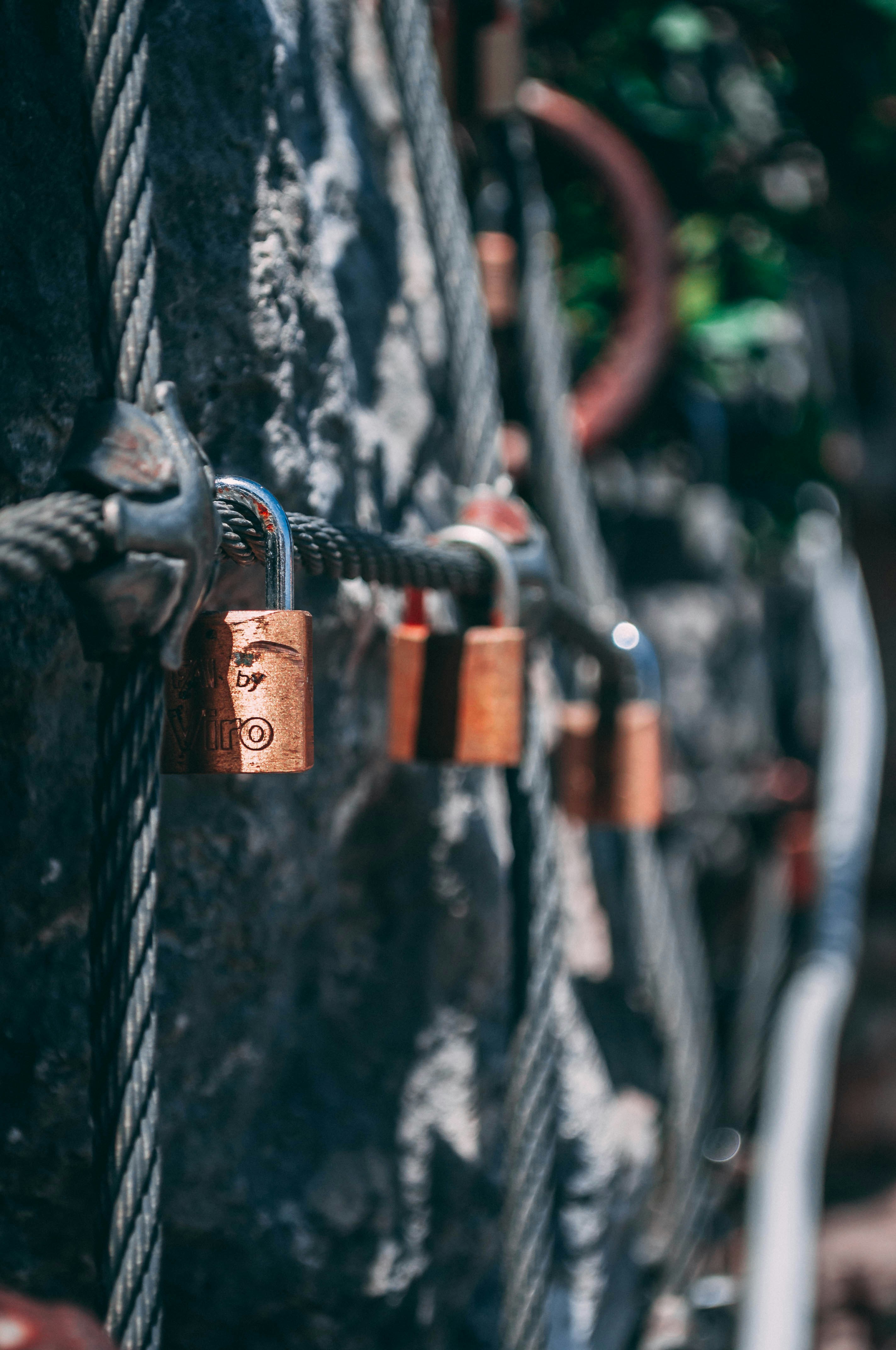 Brass-colored padlocks photo – Free Capri Image on Unsplash