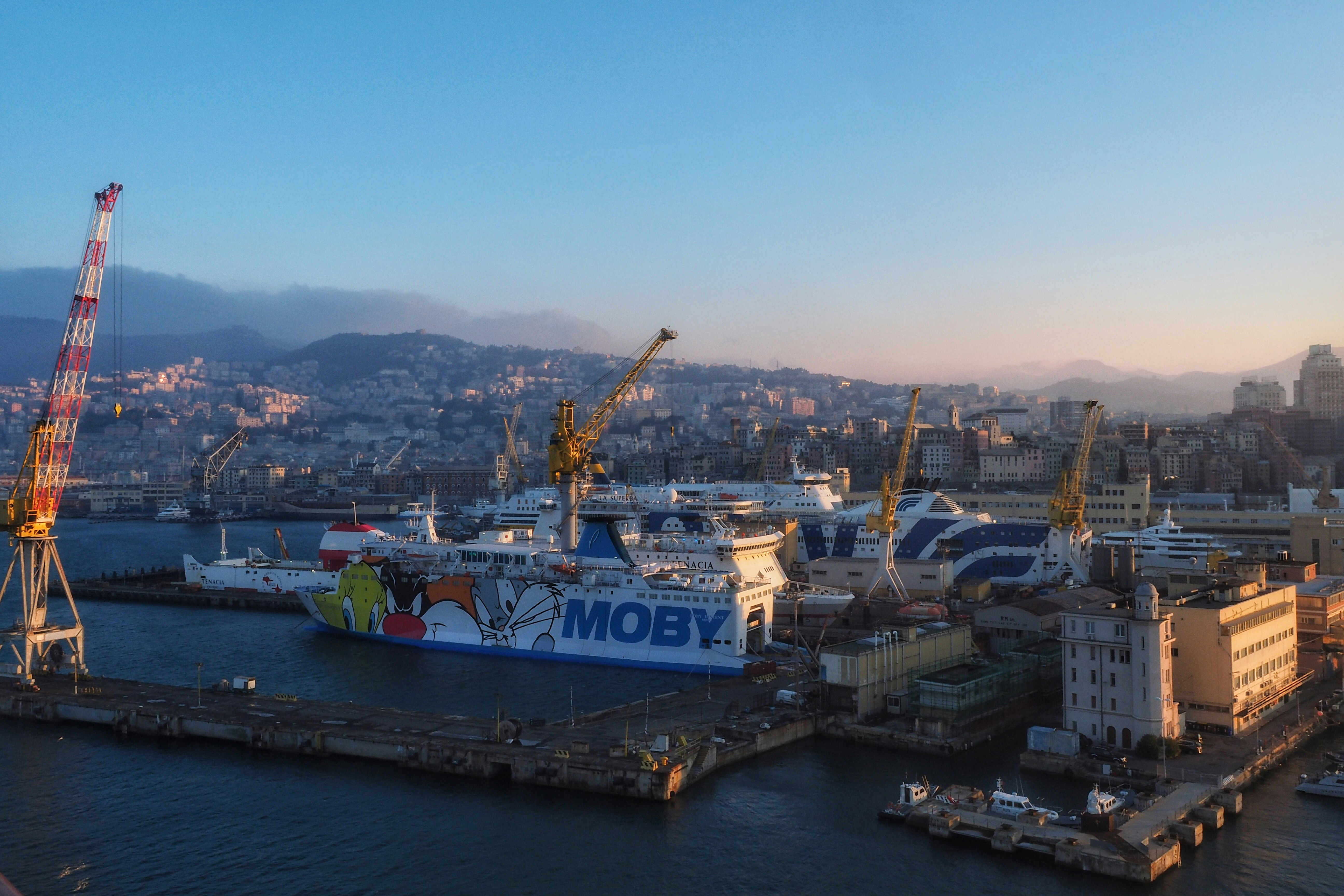 White Moby ship photo – Free Water Image on Unsplash