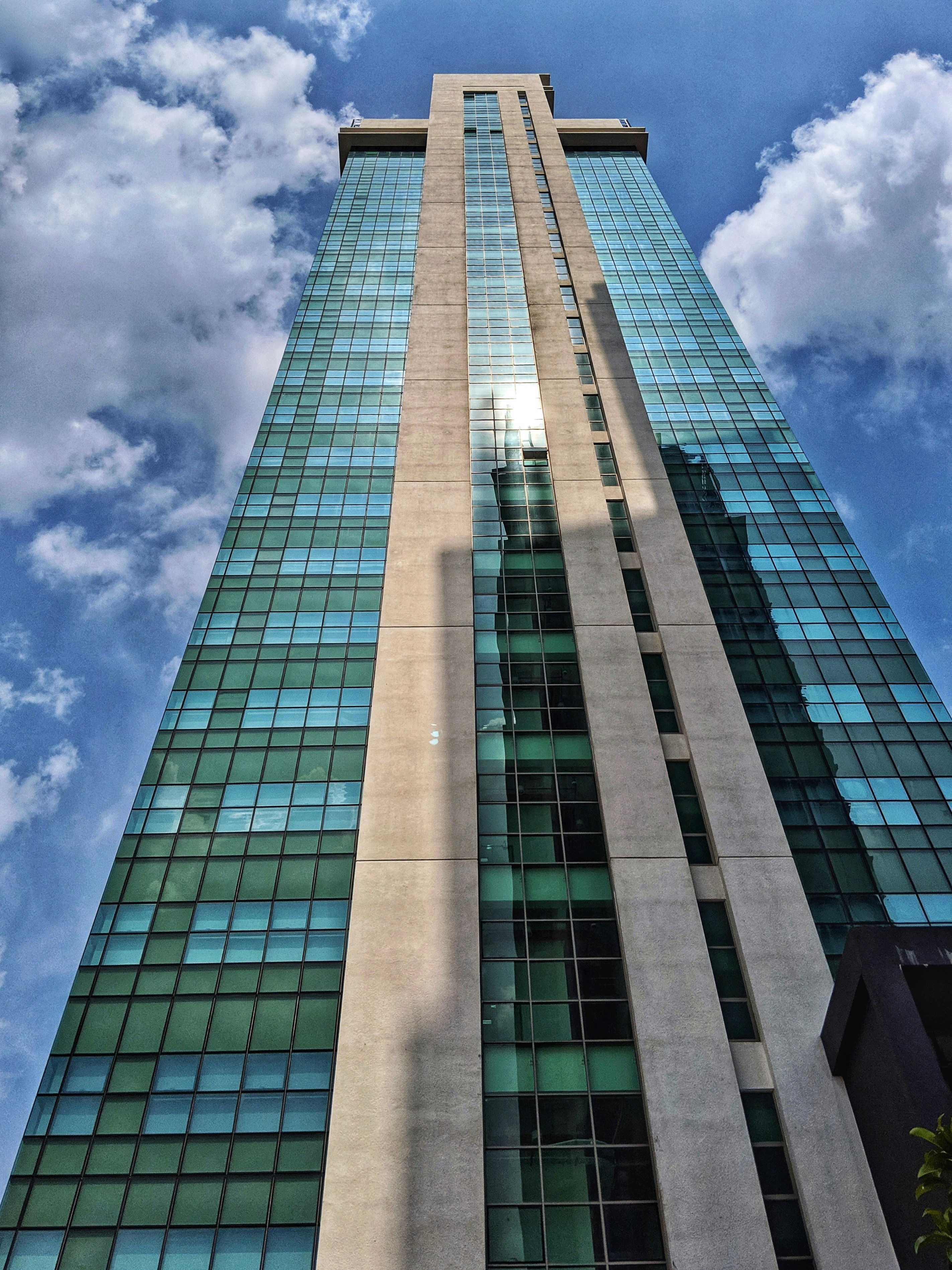 High rise building during daytime photo – Free Building Image on Unsplash