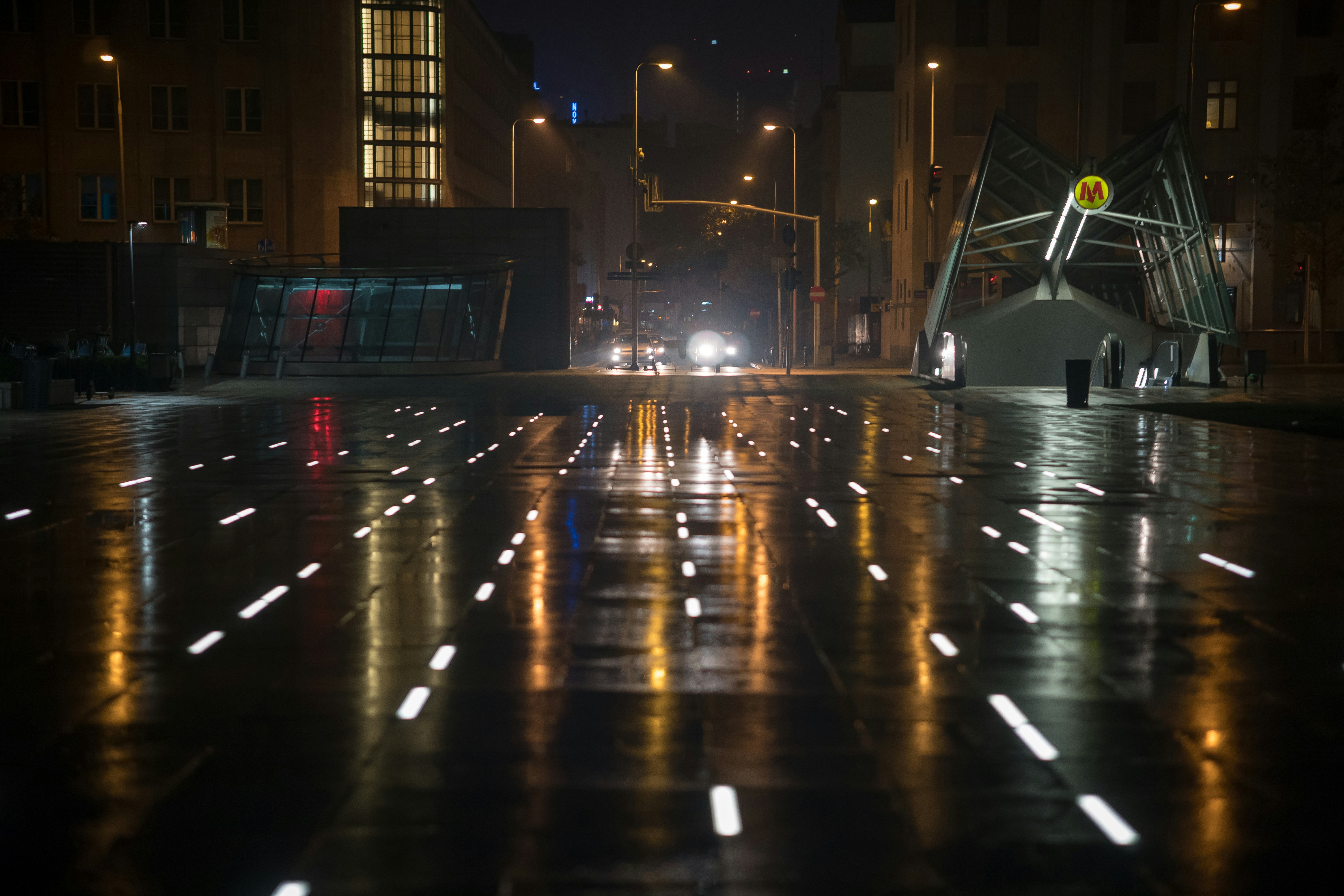 Converging Beacons on a Rain-Washed Avenue