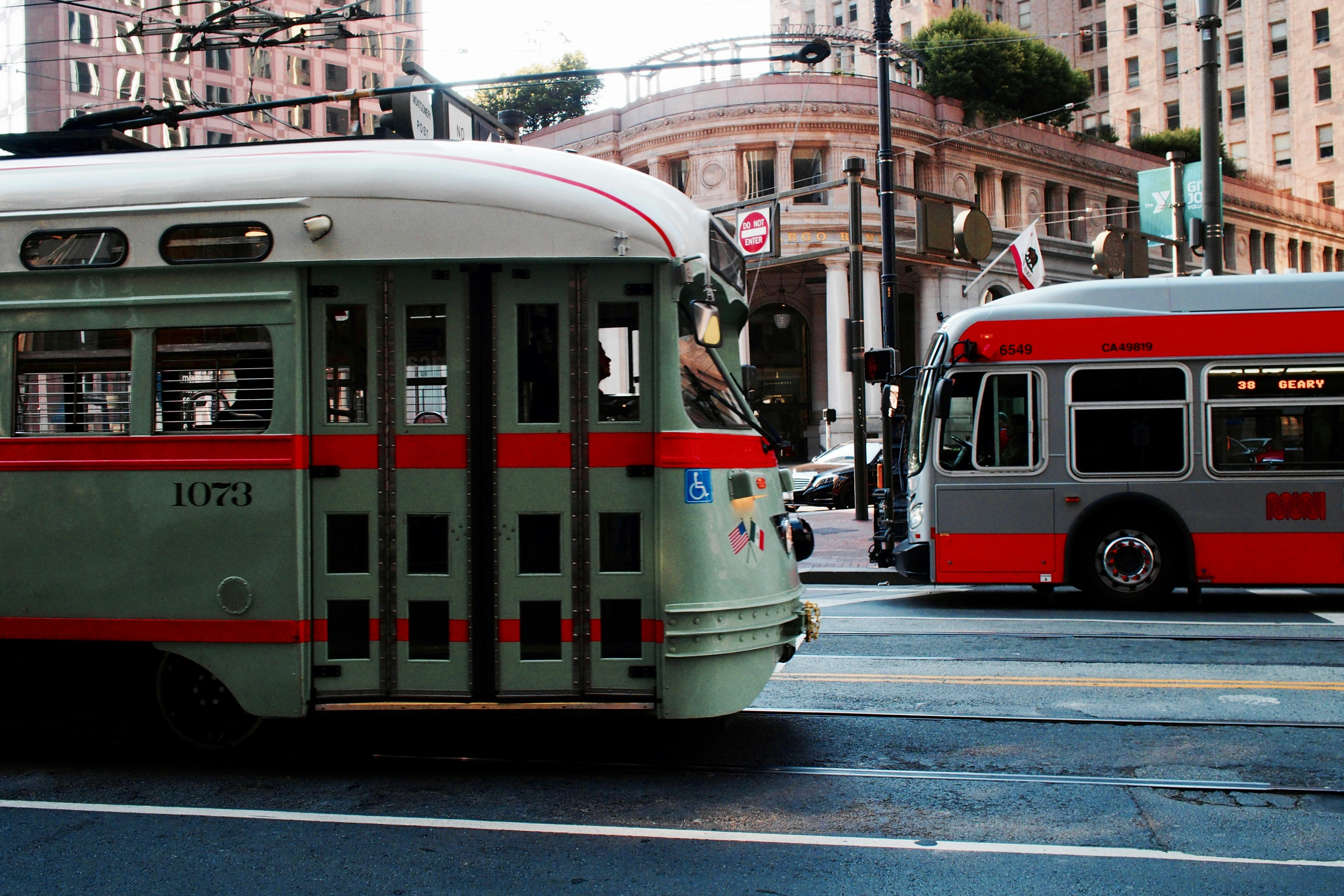 Two grey bus on road photo – Free San francisco Image on Unsplash