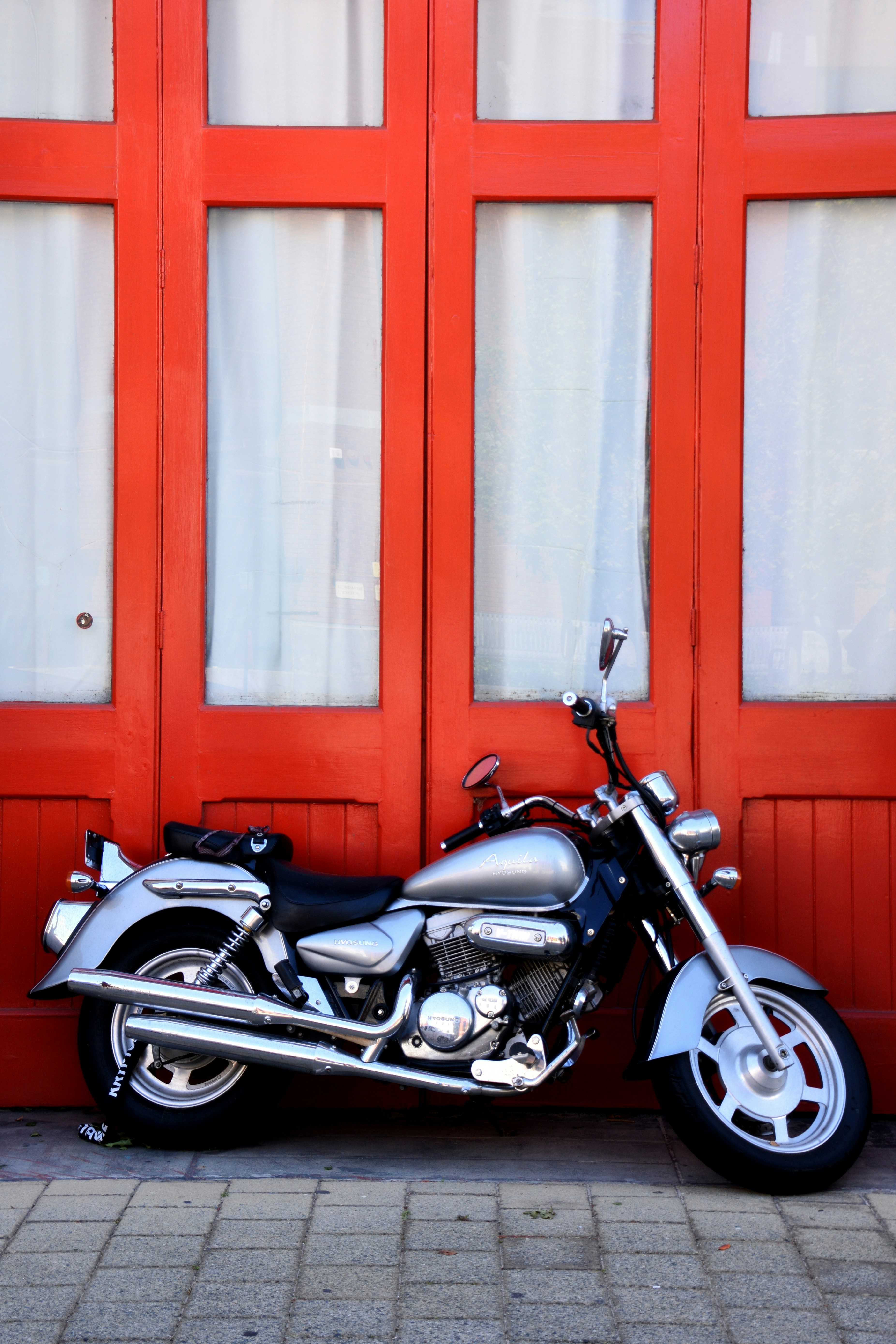 Gray touring motorcycle photo – Free Red Image on Unsplash