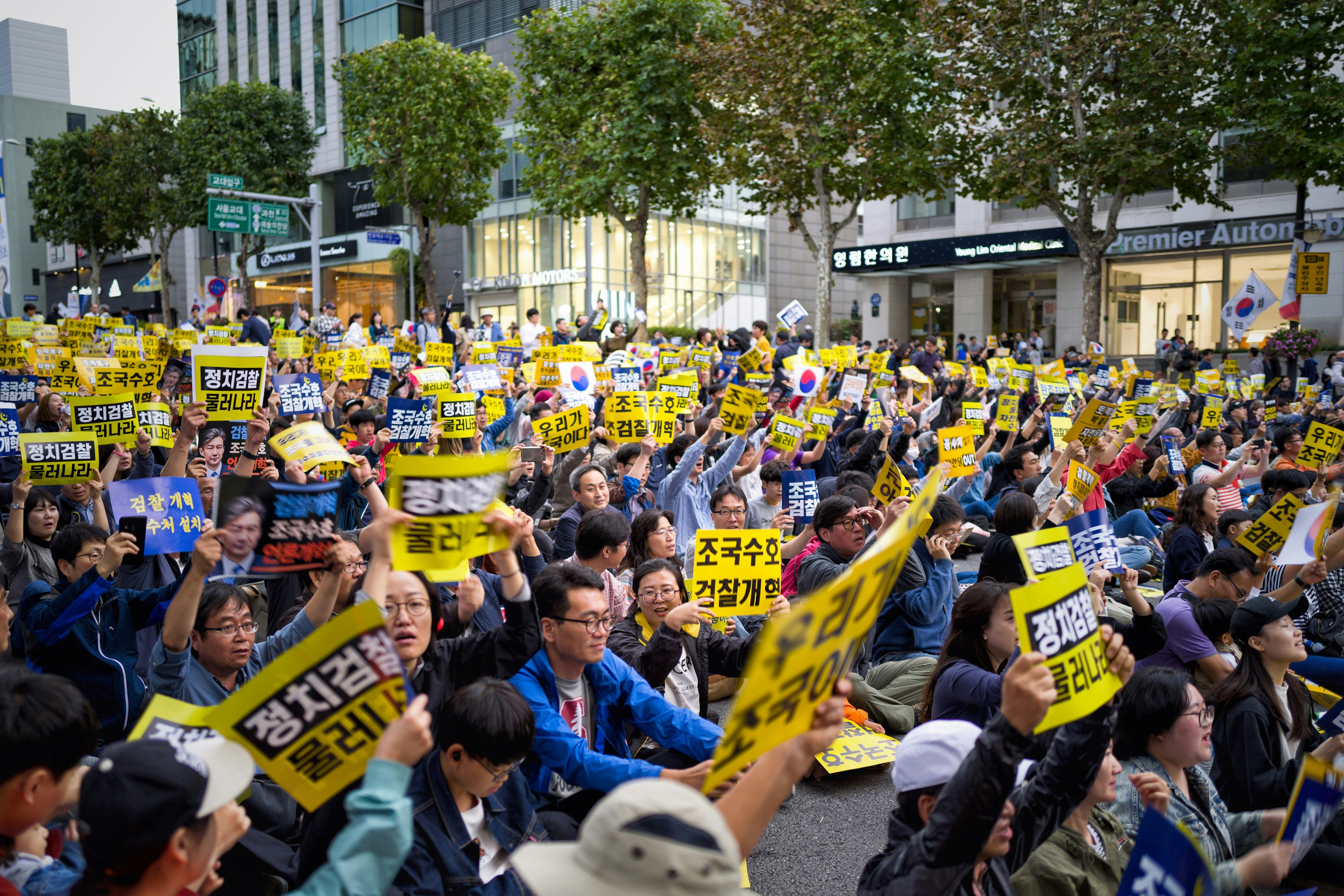 People holding signages photo – Free Human Image on Unsplash