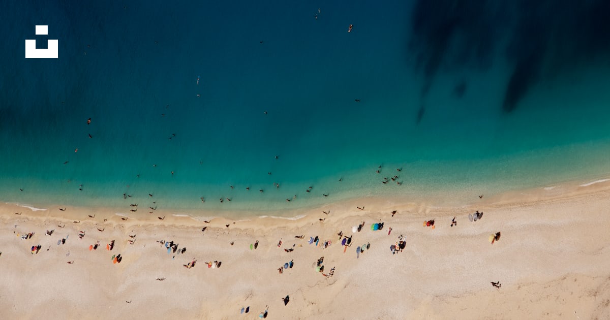Foto Gente En La Playa Imagen Playa De Mirtos Gratis En Unsplash