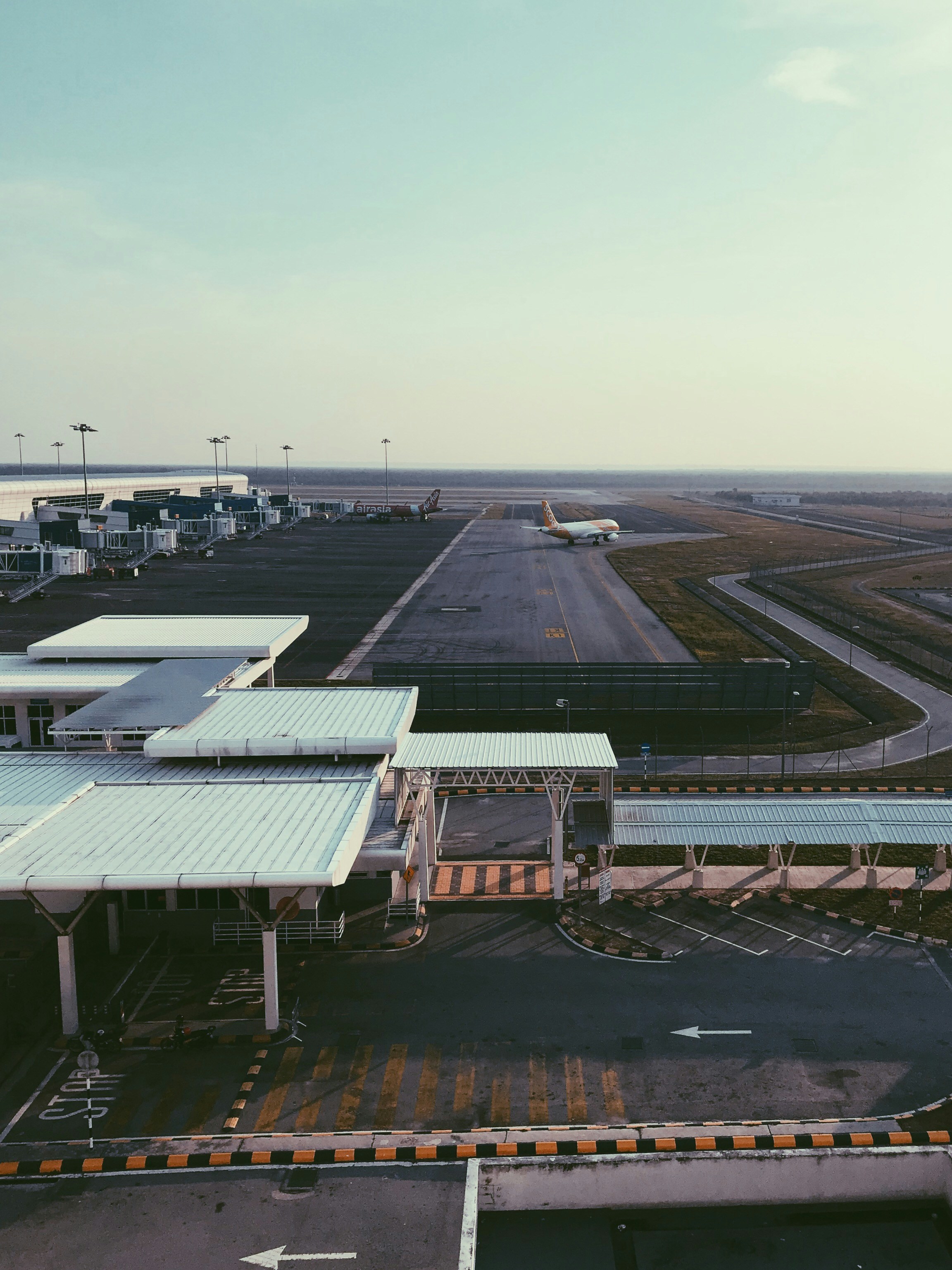 Gray metal frames photo – Free Klia2 Image on Unsplash