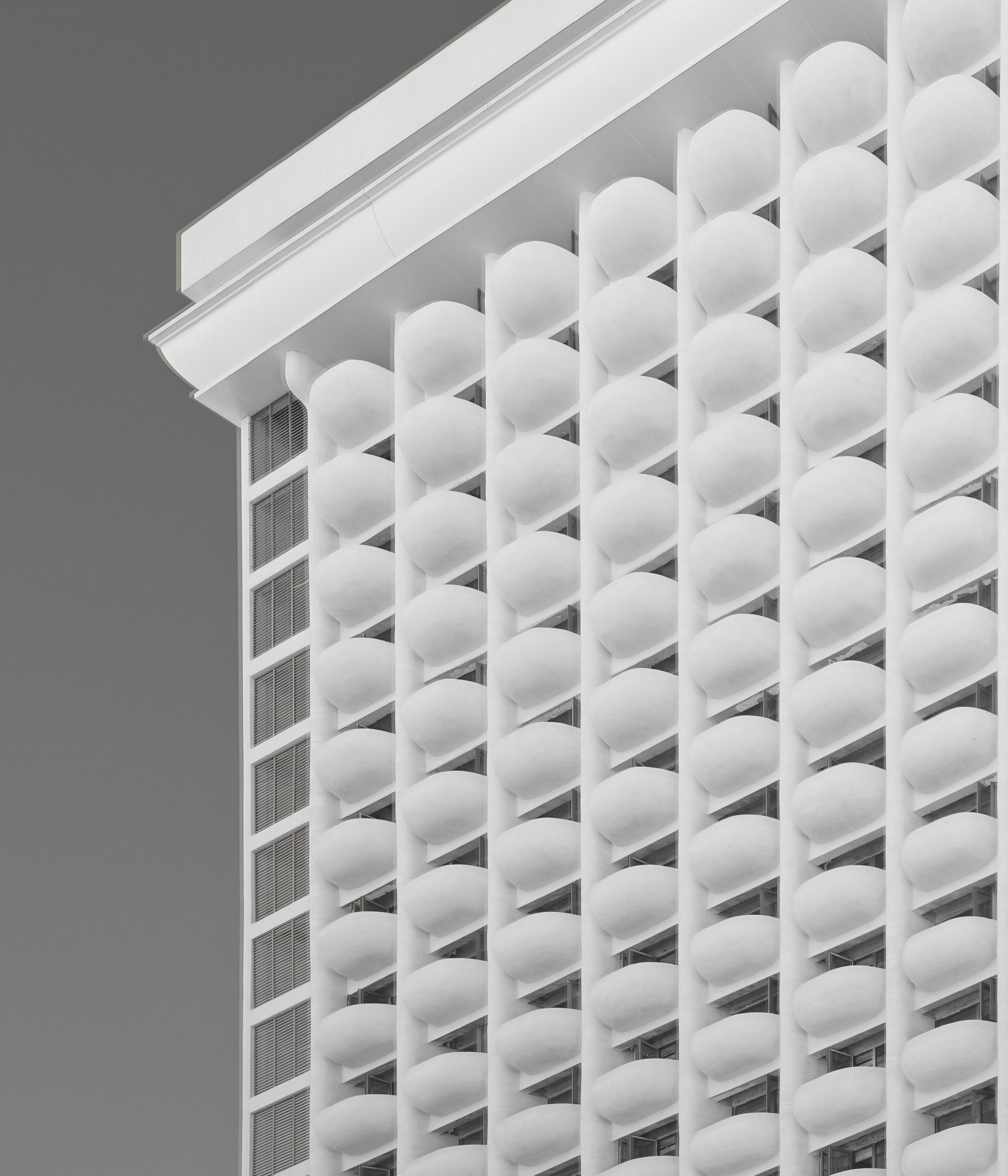 White high-rise buildings photo – Free Grey Image on Unsplash