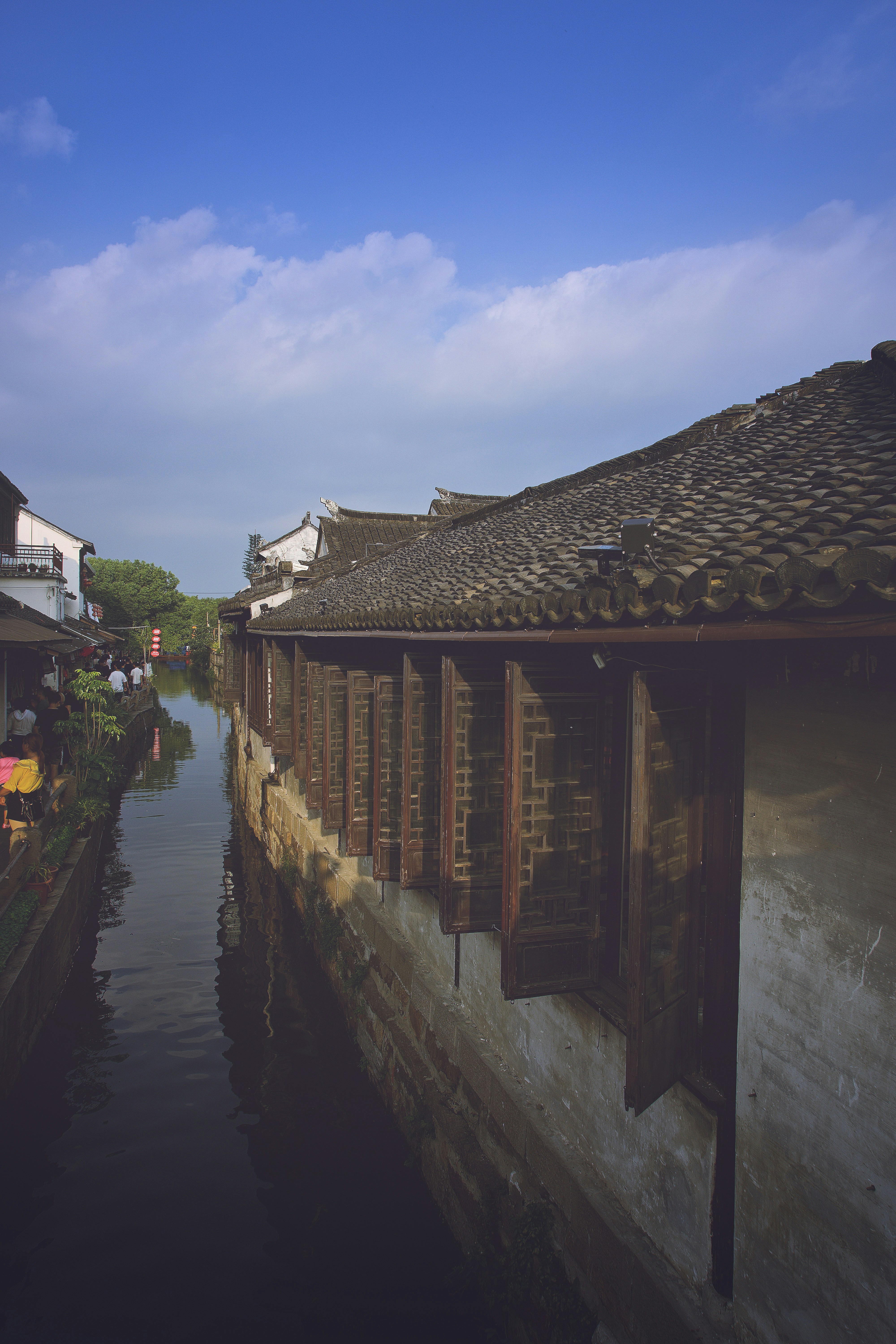 River between houses under white clouds photo – Free 中国江苏省苏州市昆山市周庄镇 ...