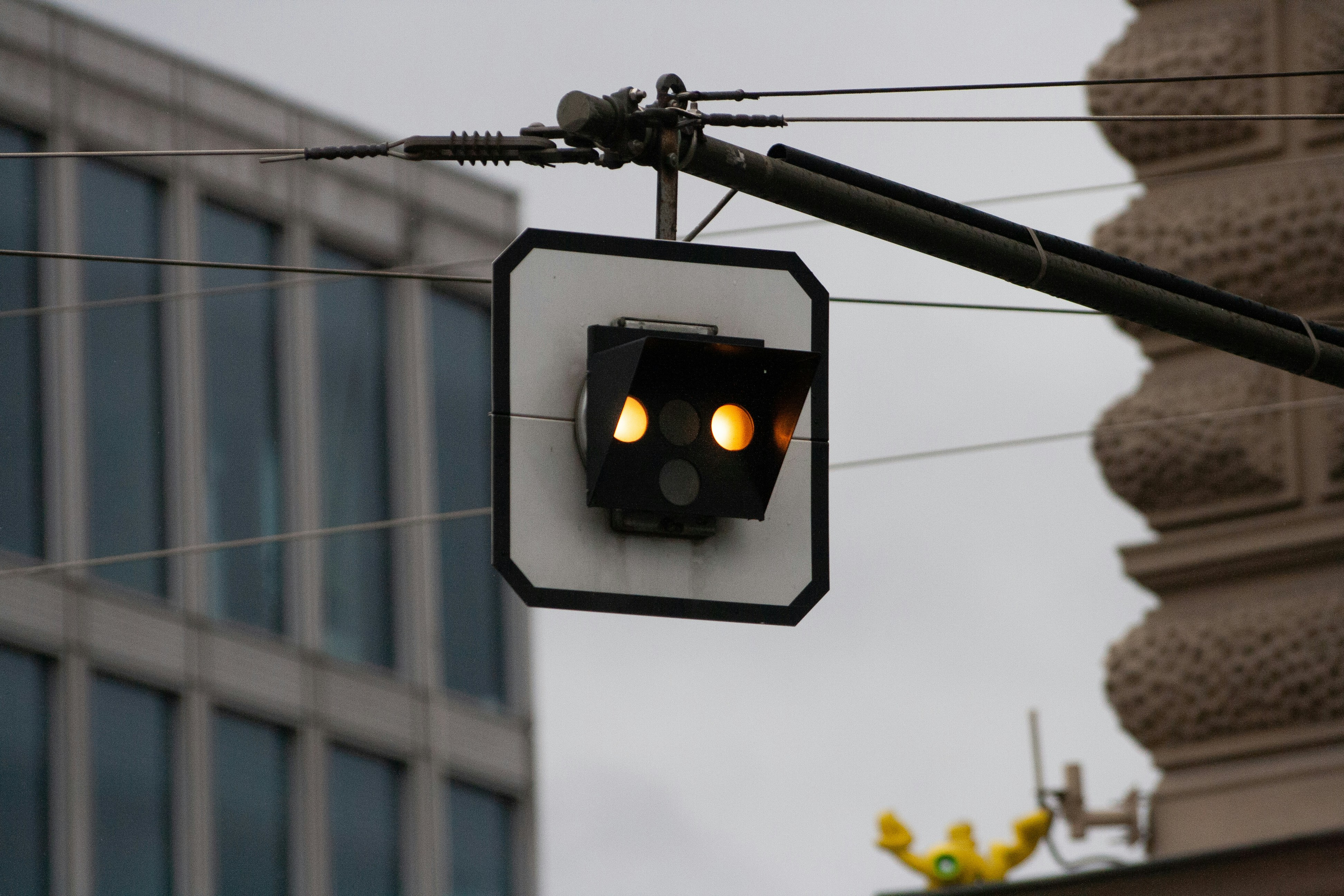Turned-on gray and black traffic light photo – Free Grey Image on Unsplash