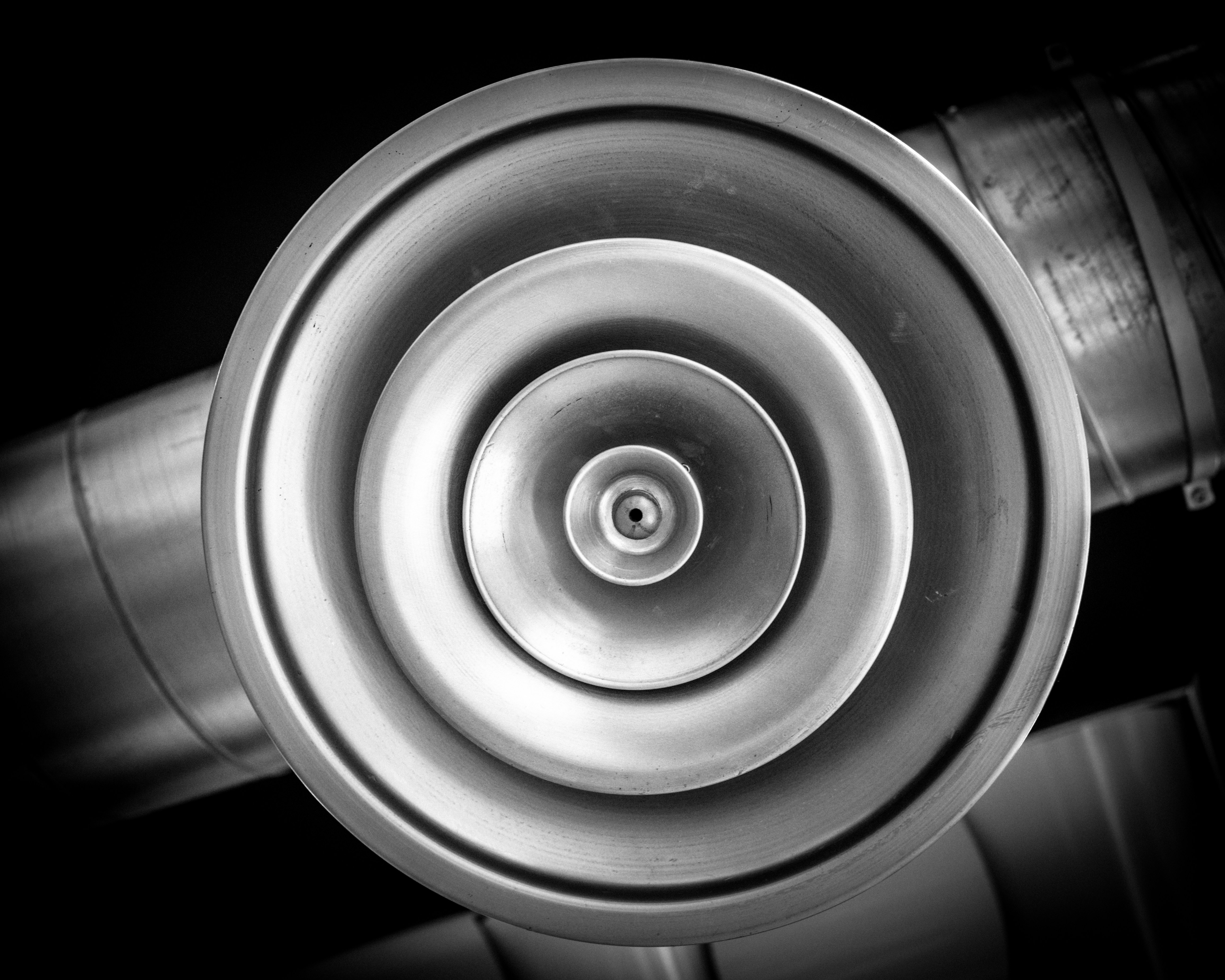 Round grayscale photography of device photo – Free Grey Image on Unsplash