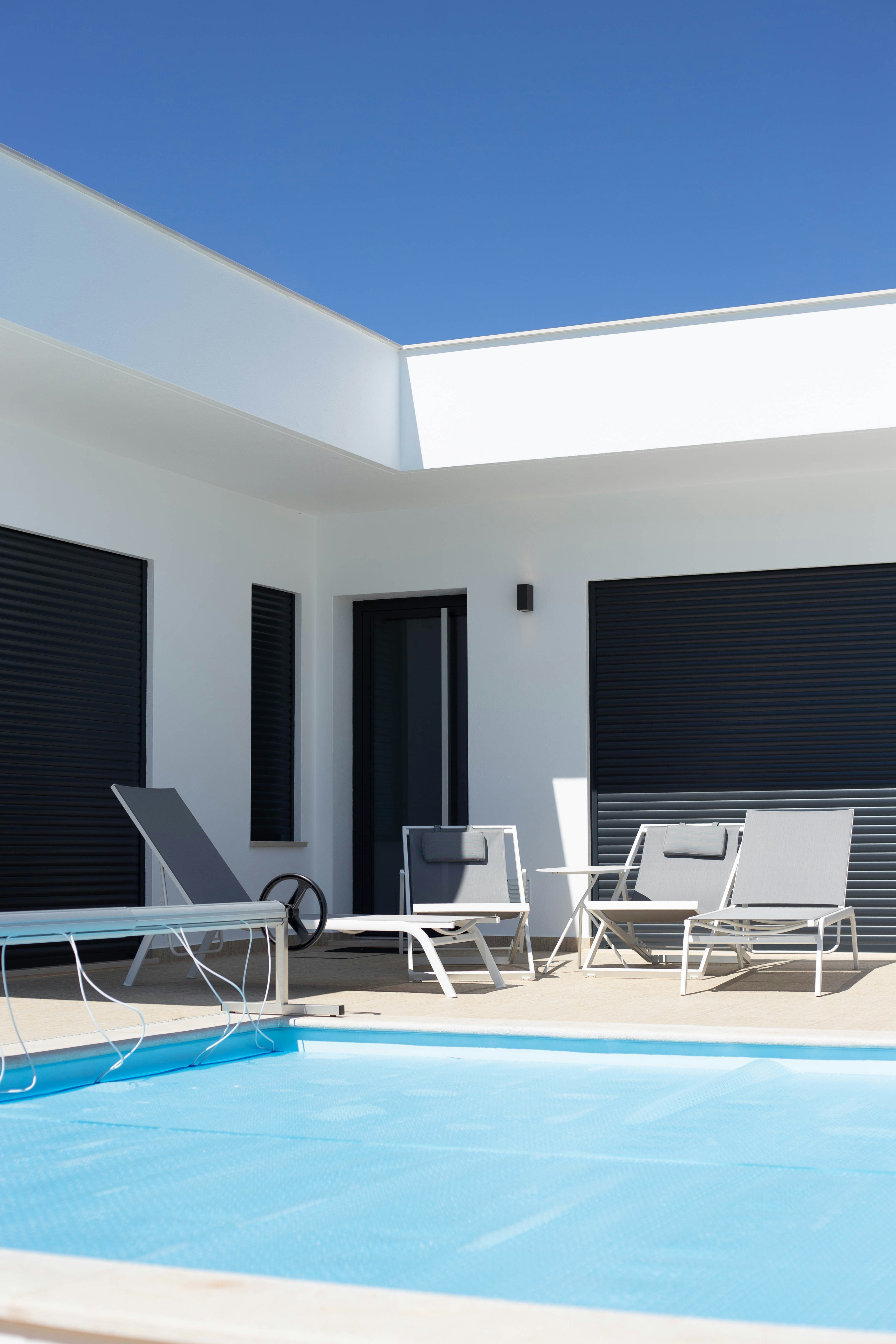 Blue swimming pool photo – Free Portugal Image on Unsplash