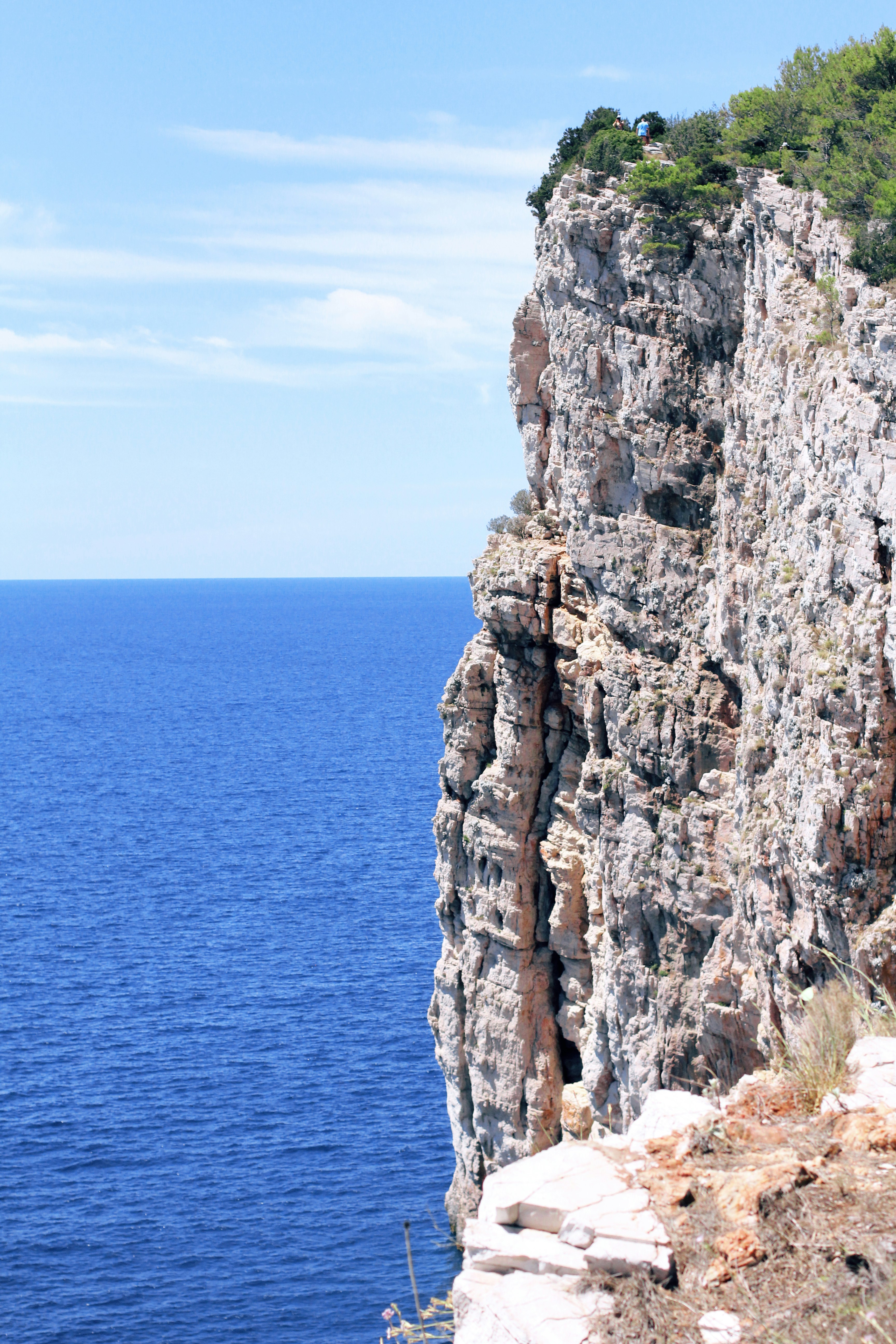 Rock cliff facing ocean photo – Free Telašćica Image on Unsplash