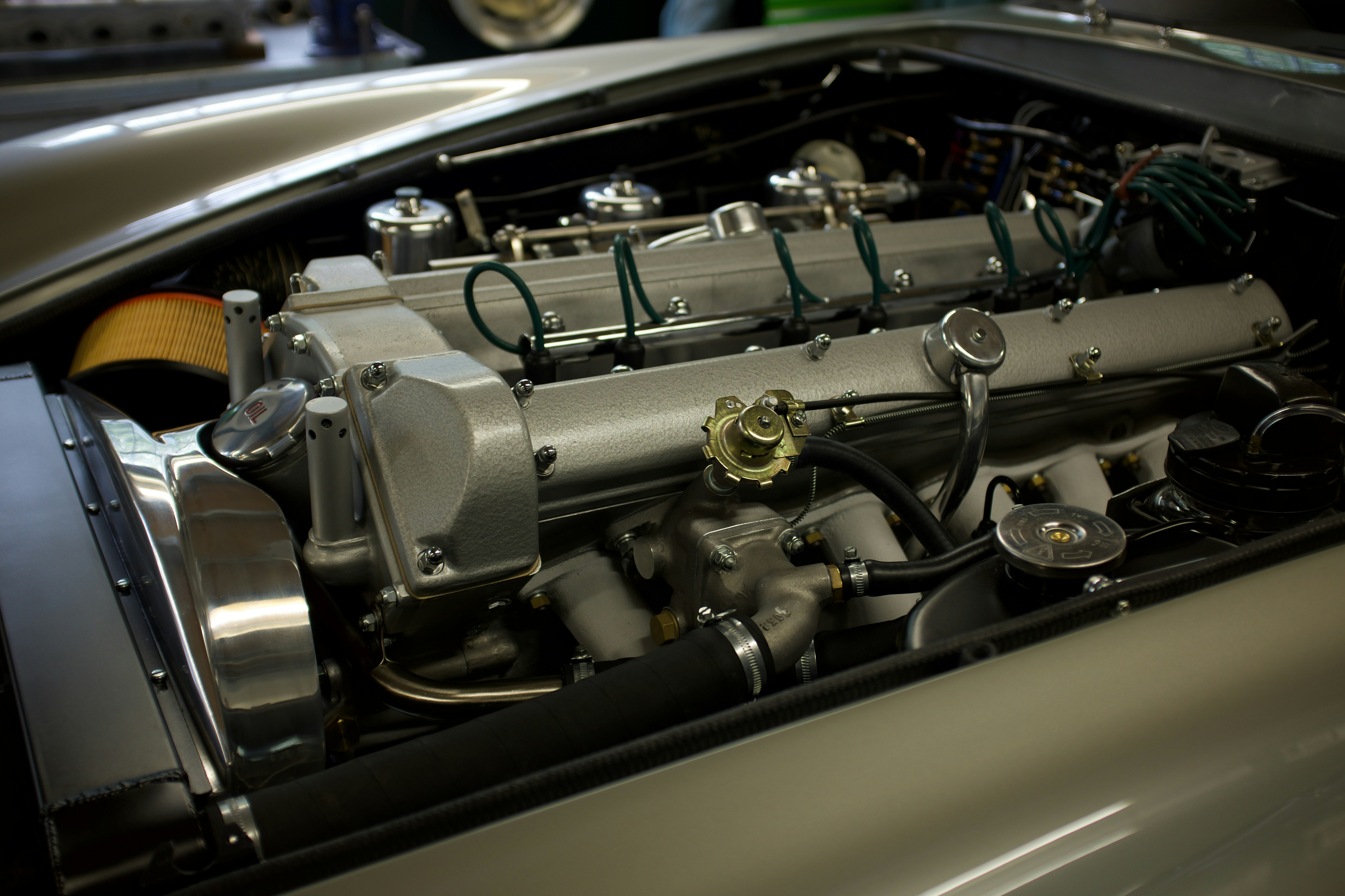 Black and gray engine part photo – Free Db5 engine Image on Unsplash