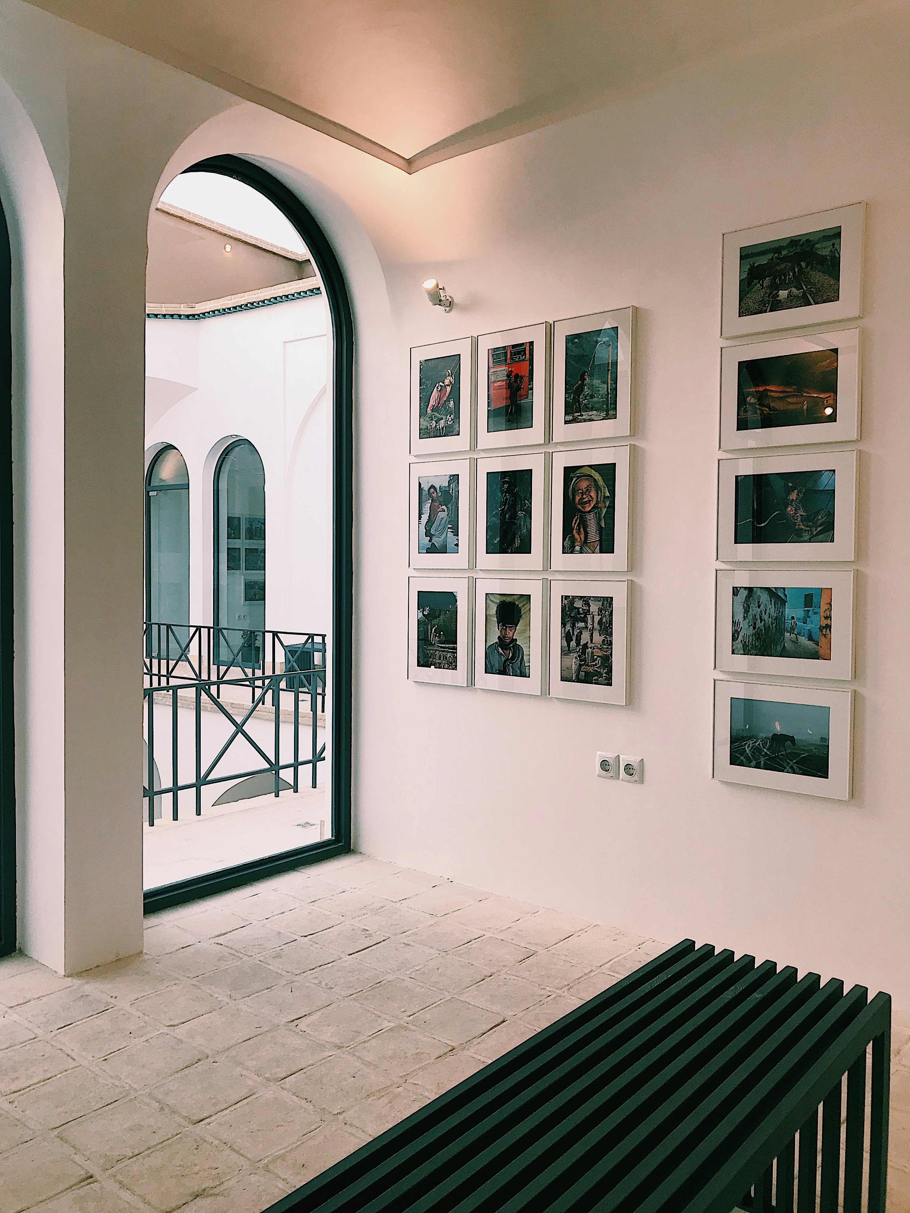 White photo frames on wall photo – Free Grey Image on Unsplash