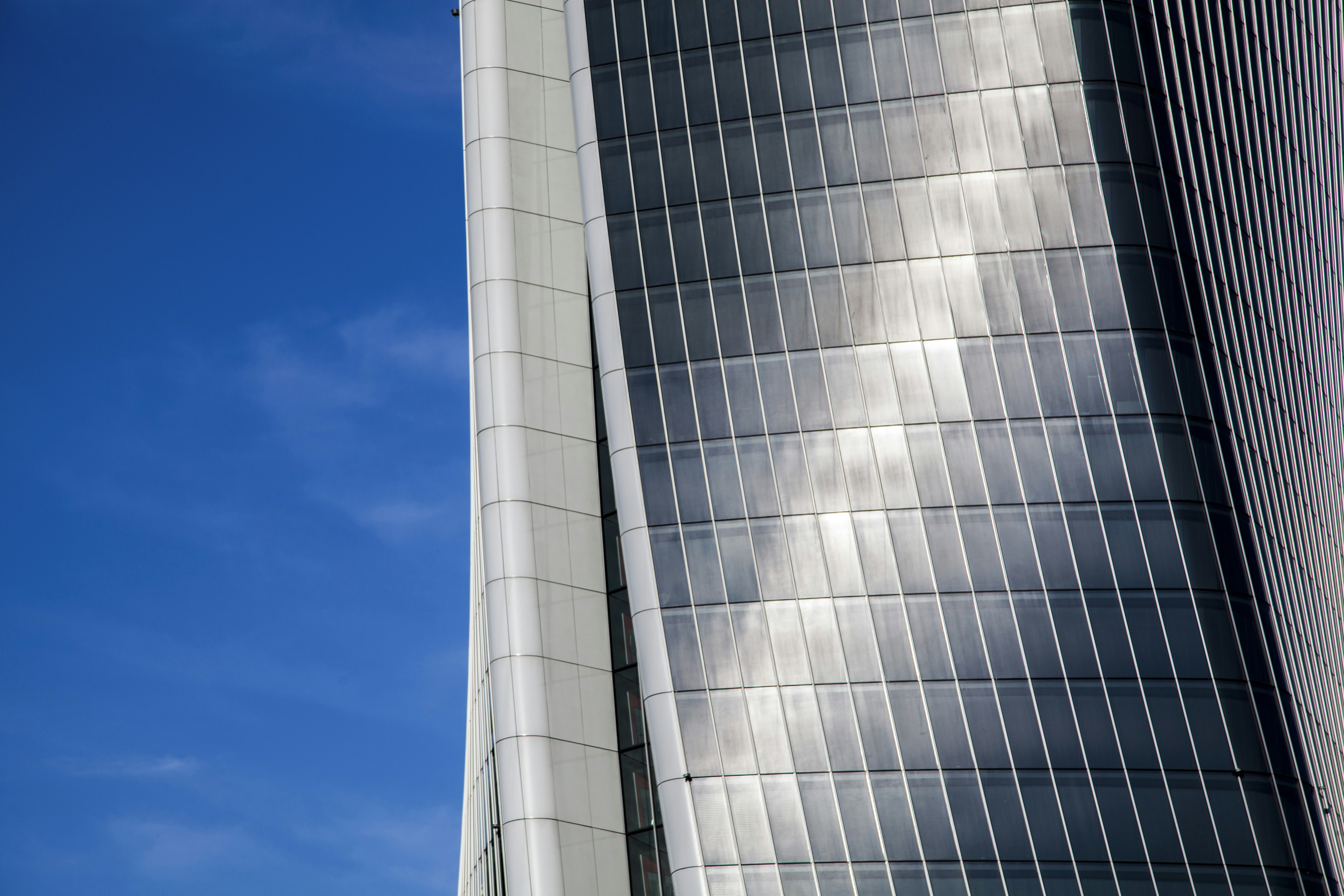 Gray and white tower building photo – Free Italia Image on Unsplash