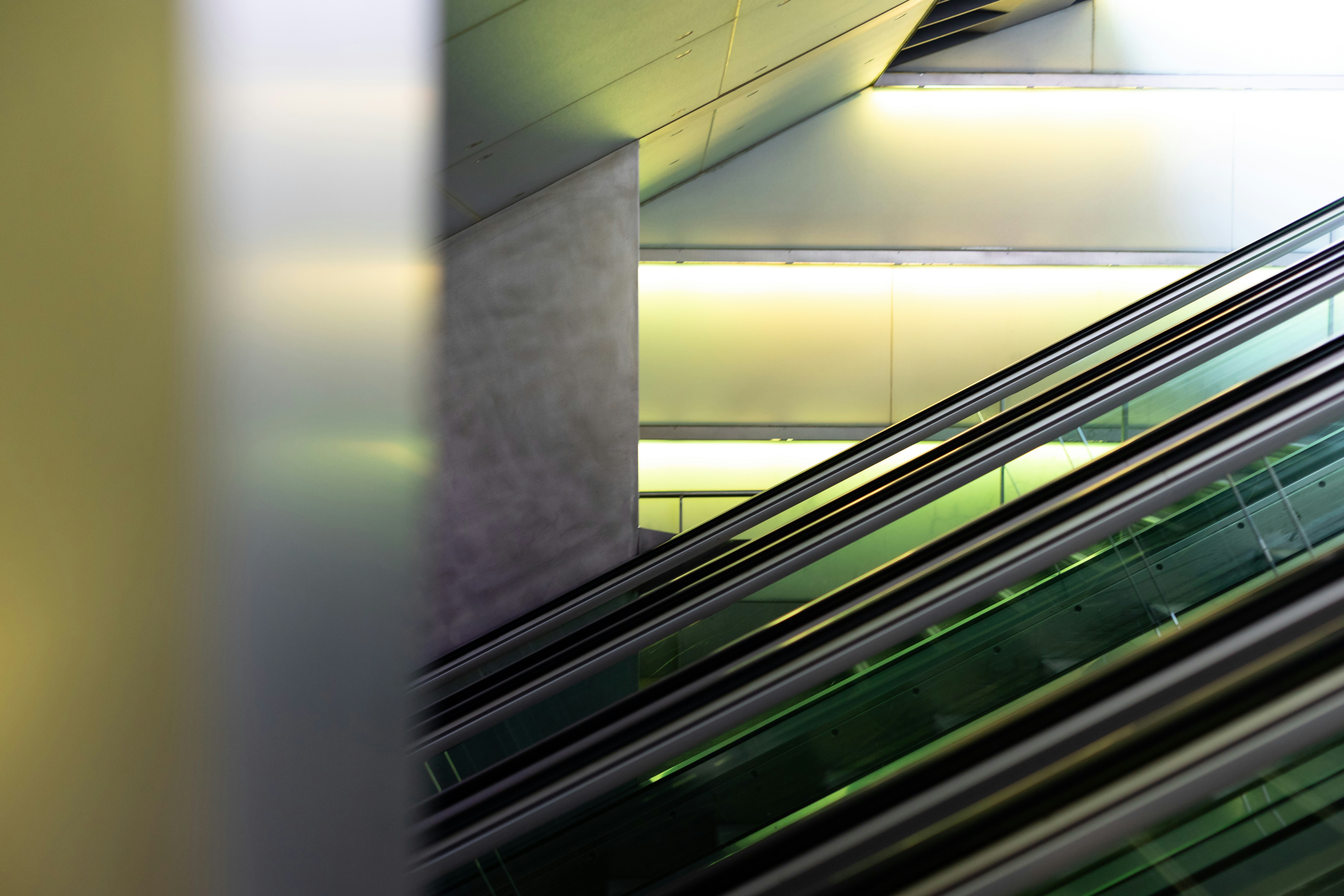Gray escalator photo – Free Architecture Image on Unsplash