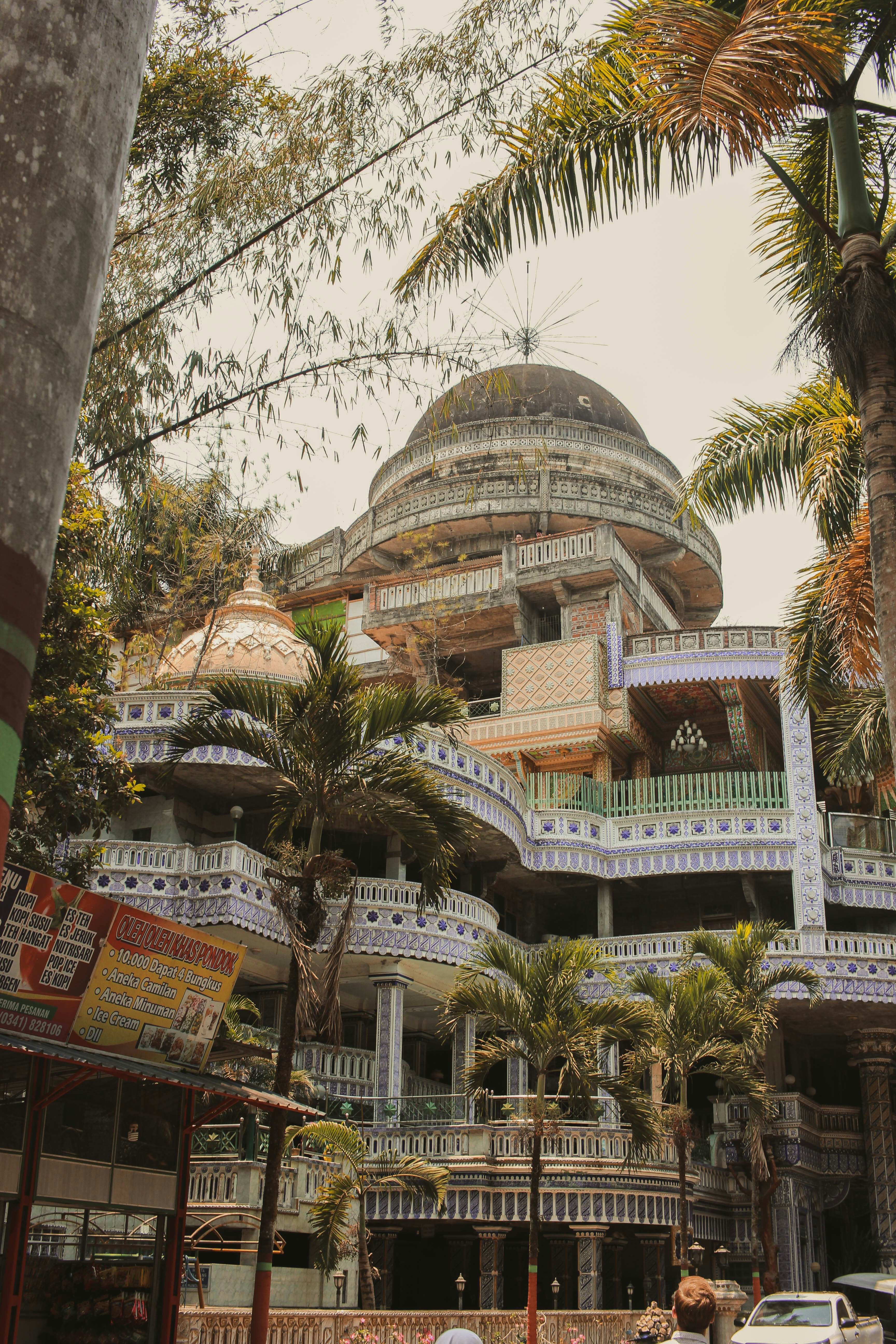 Masjid Tiban, Turen, Jawa Timur, Indonesia | gray and white concrete building