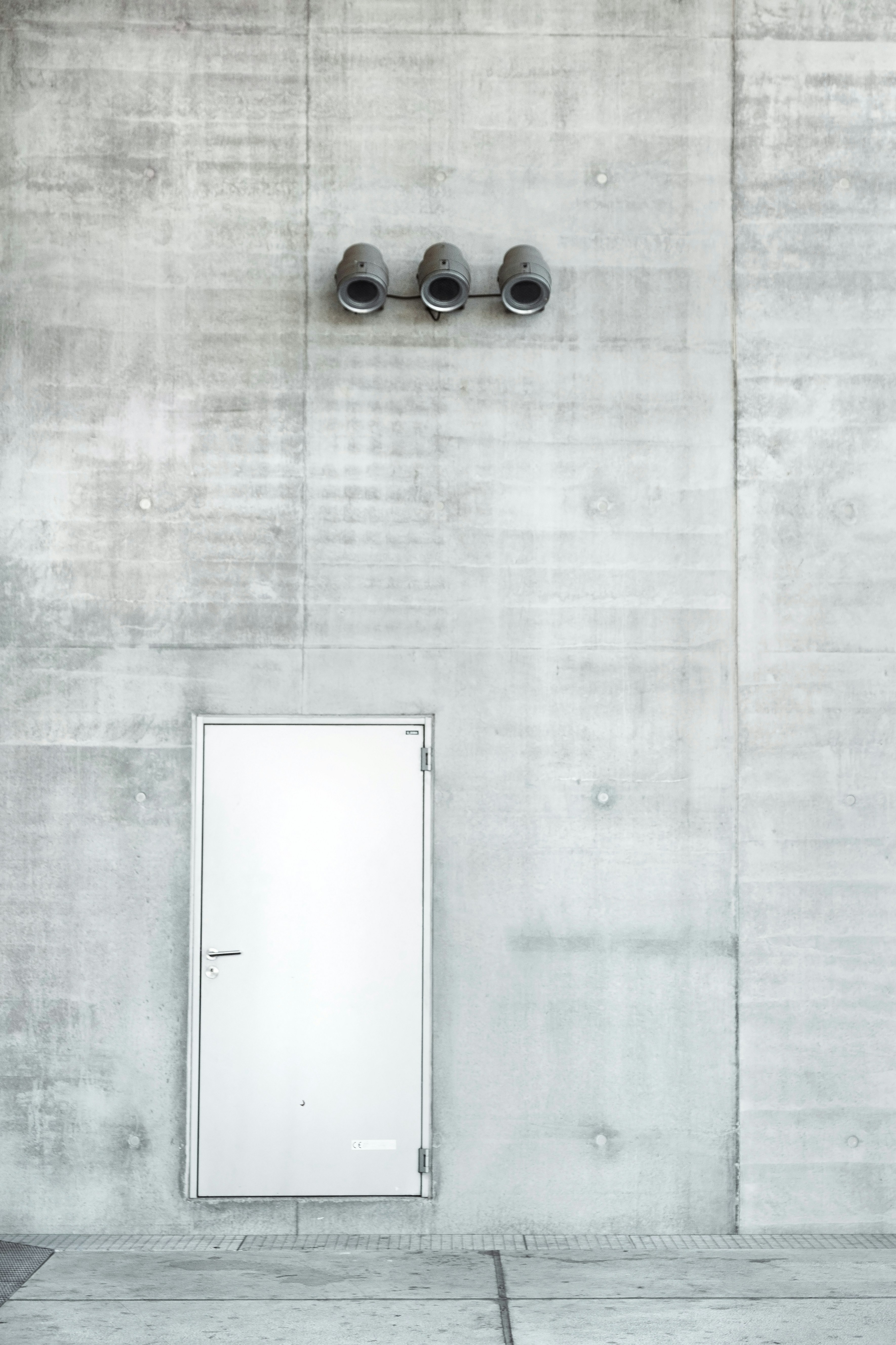 50,000+ Grey Wall Pictures | Download Free Images on Unsplash