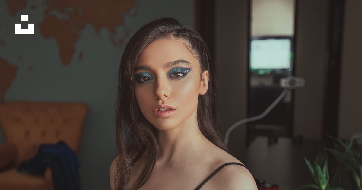 Woman In Black Spaghetti Strap Top Photo Free Human Image On Unsplash