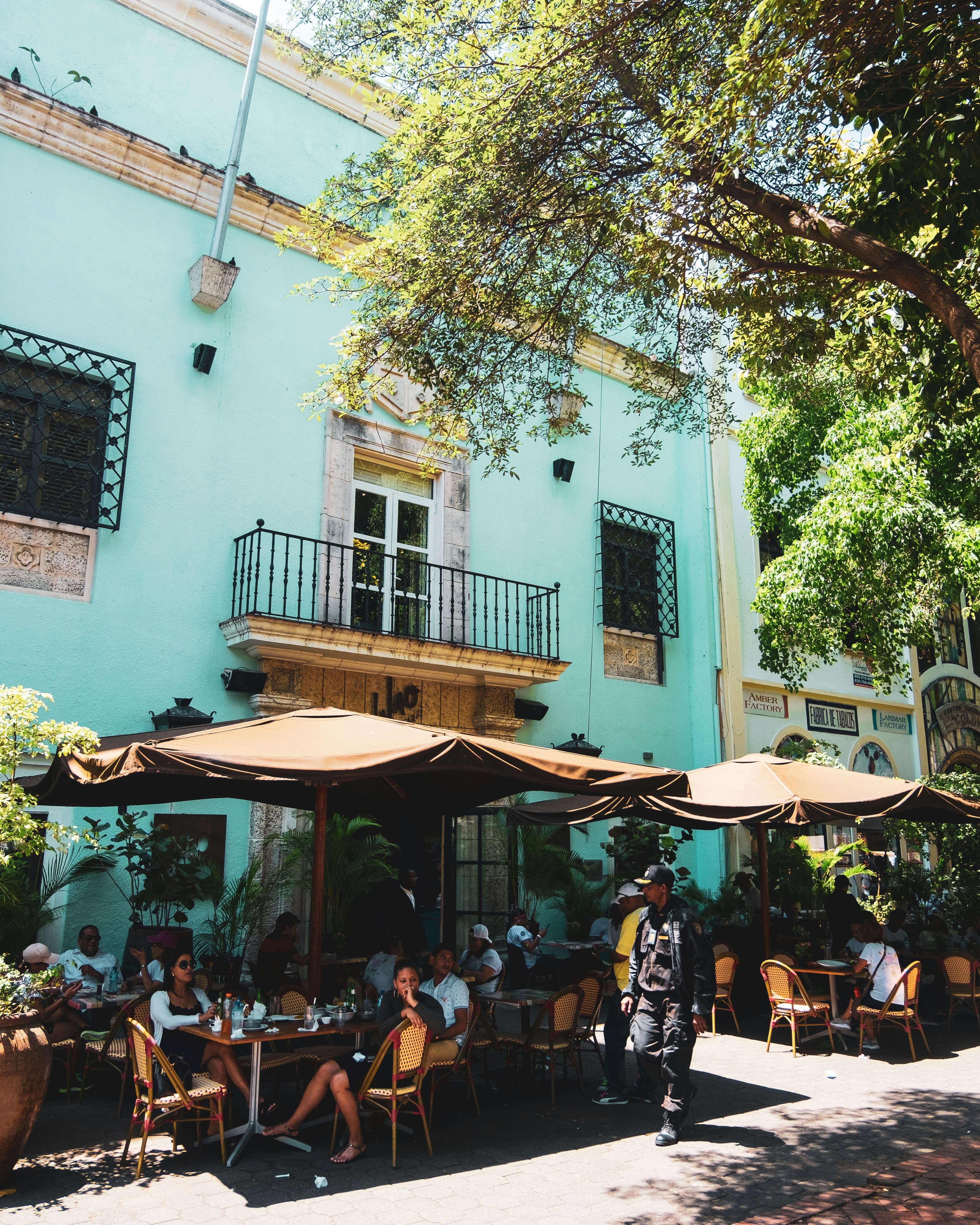 Colouring Success: A Guide to Use Restaurant Colour Schemes Effectively for