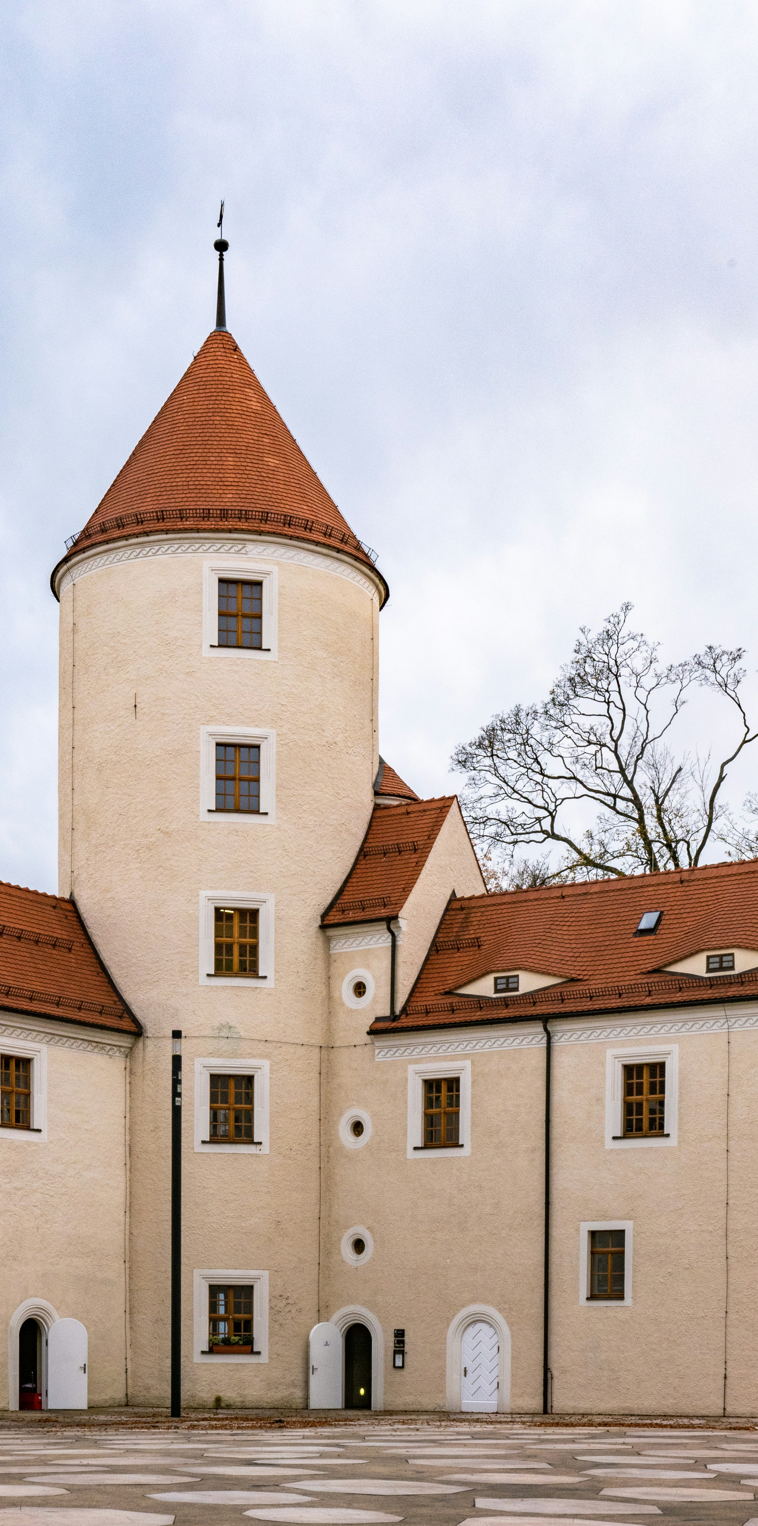 Brown and beige church photo – Free Sachsen Image on Unsplash