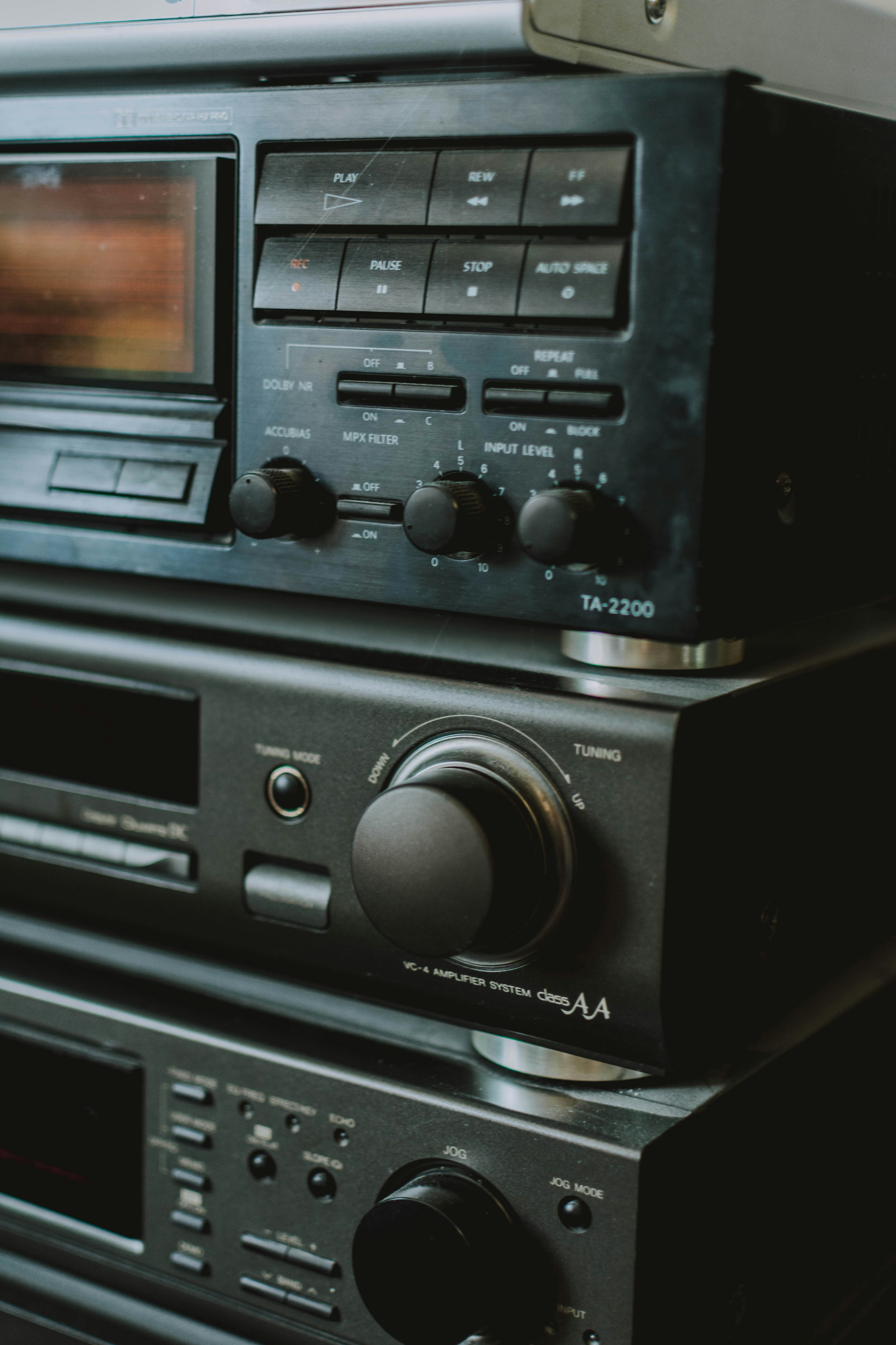 Black and gray stereo component photo – Free Grey Image on Unsplash